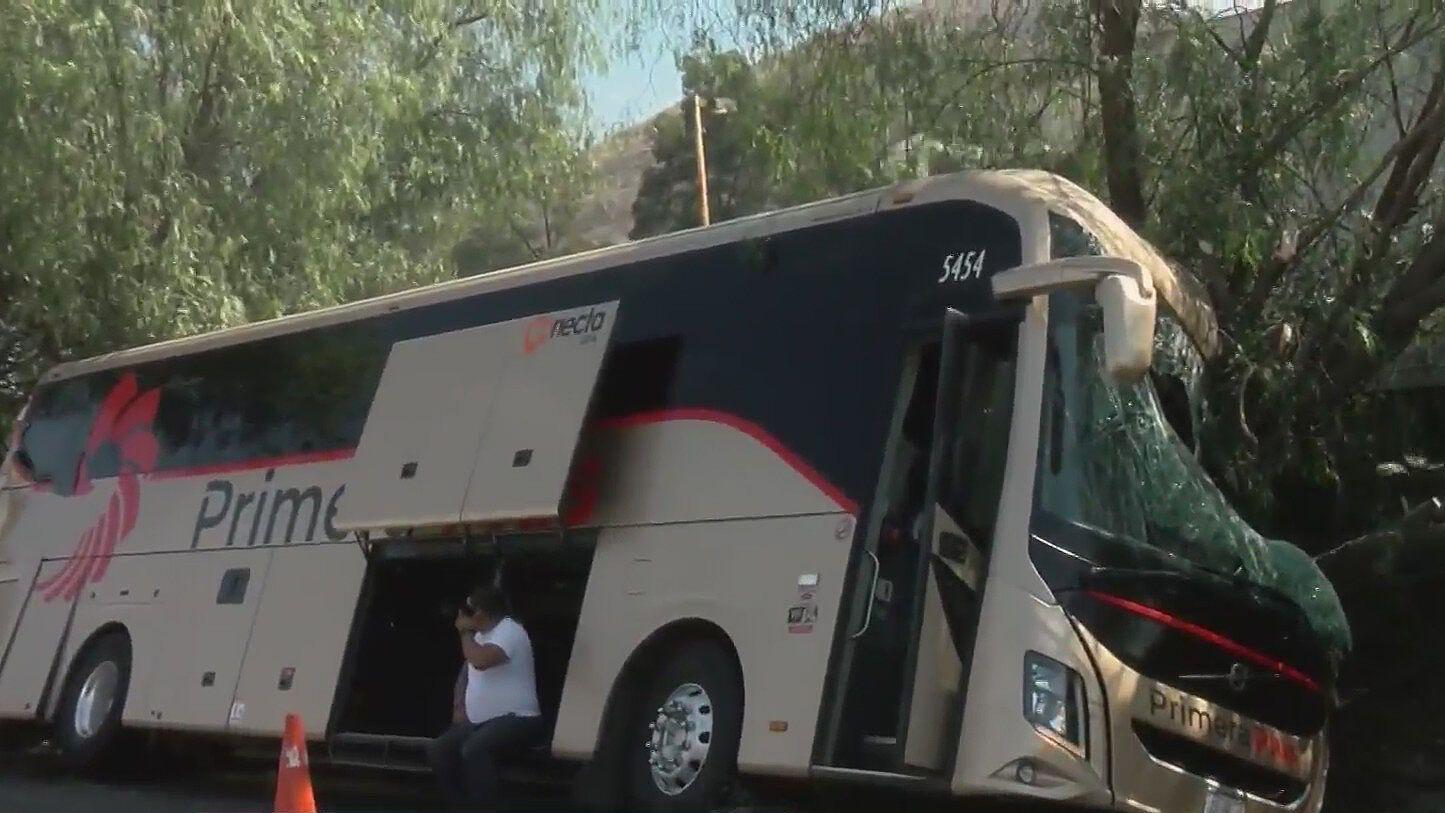 Choque Entre 2 Autobuses sobre la Carretera a Colima Deja 12 Pasajeros ...