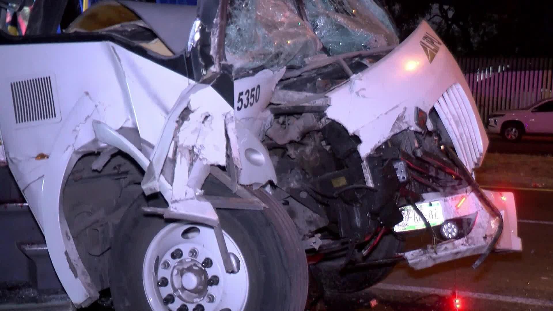 Chofer se Queda Dormido y Deja 17 Lesionados Tras Chocar con una ...