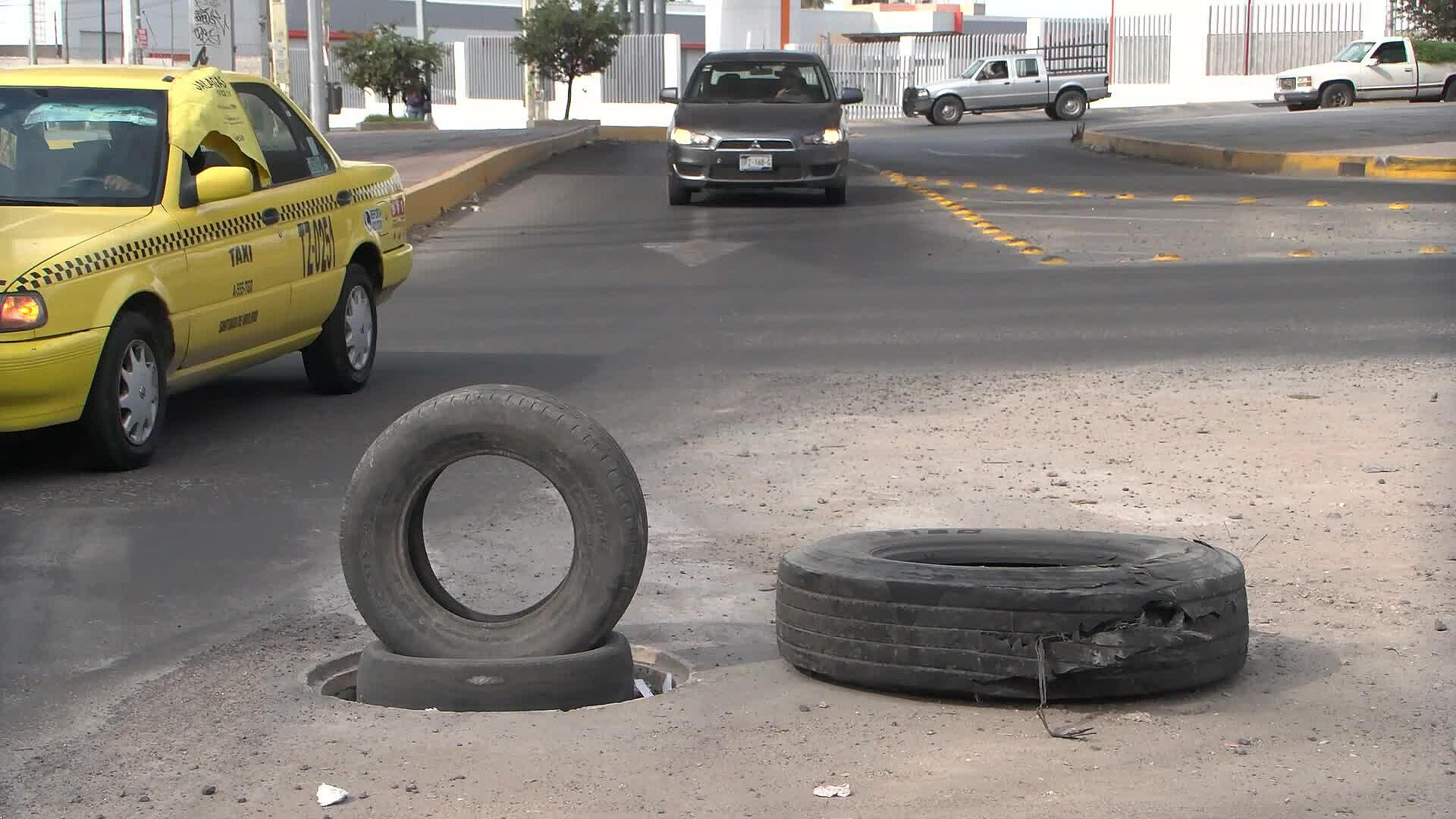 Peligro en la Carretera a San Pedro Mártir por Registros Sin Tapa desde Hace 7 meses | N+