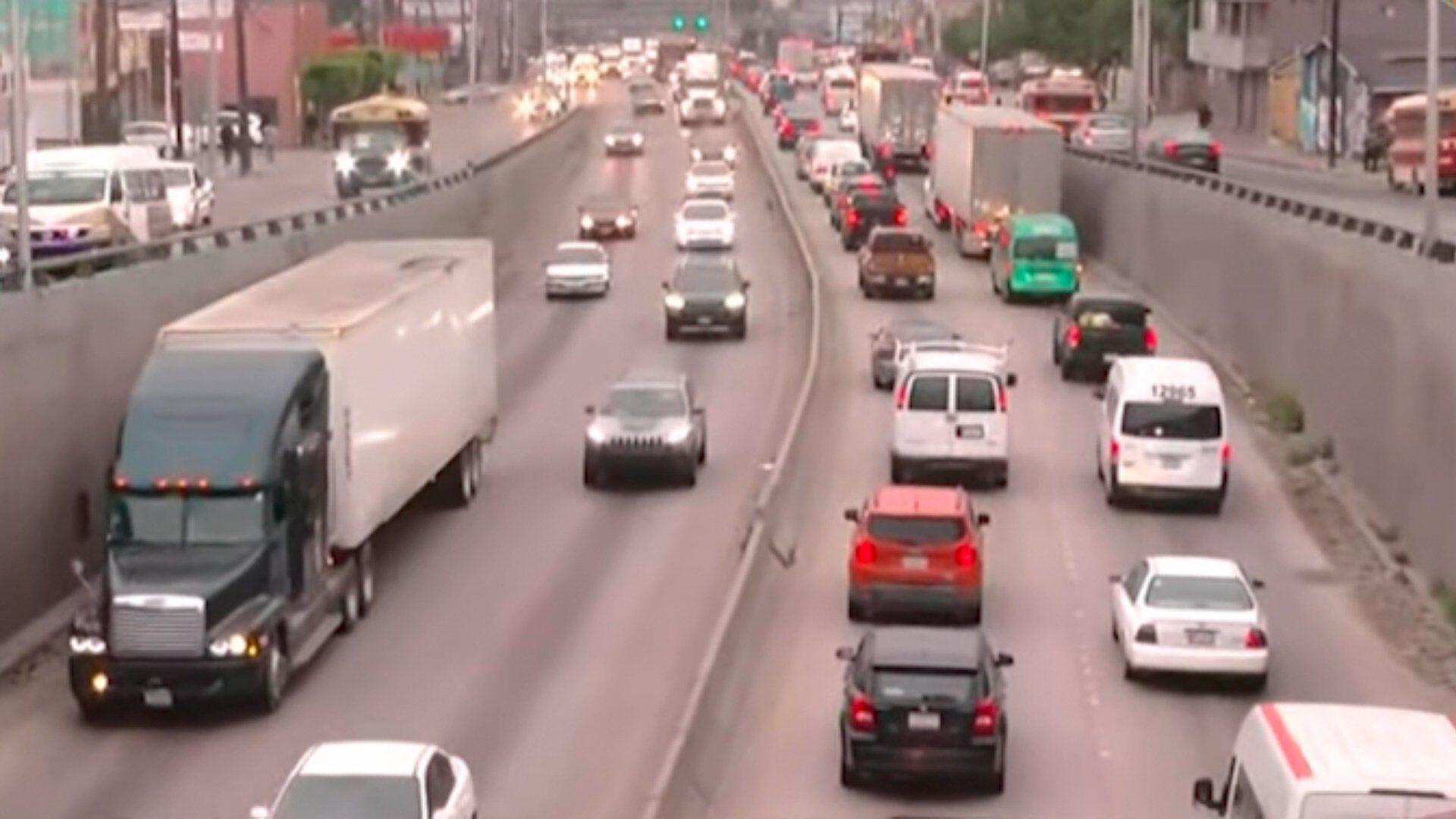 Reportan Tráfico Intenso Para Transitar Por la 5 y 10 en Tijuana | N+