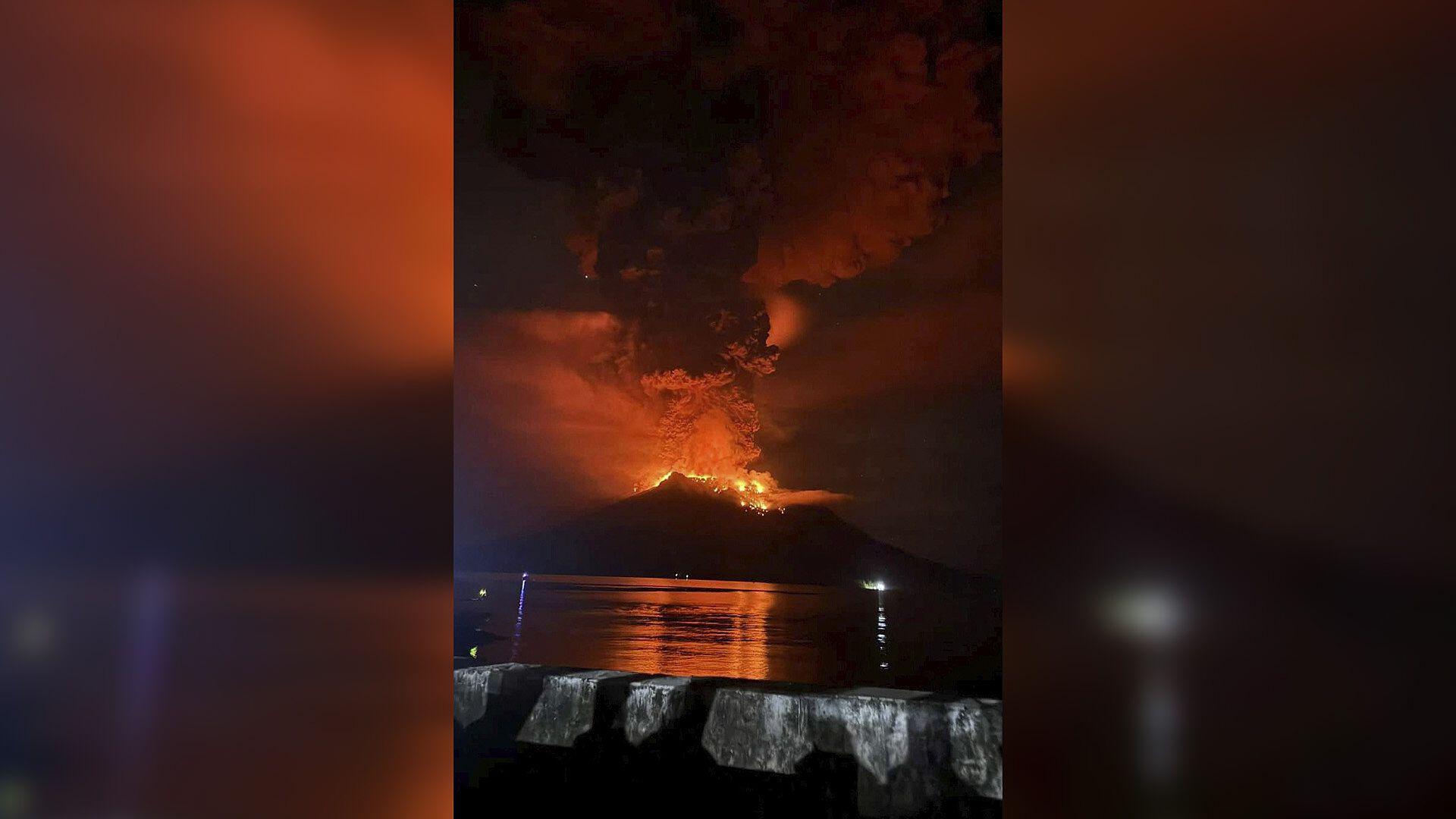 Erupción del Volcán Monte Ruang de Indonesia Enciende Alerta; Este es ...