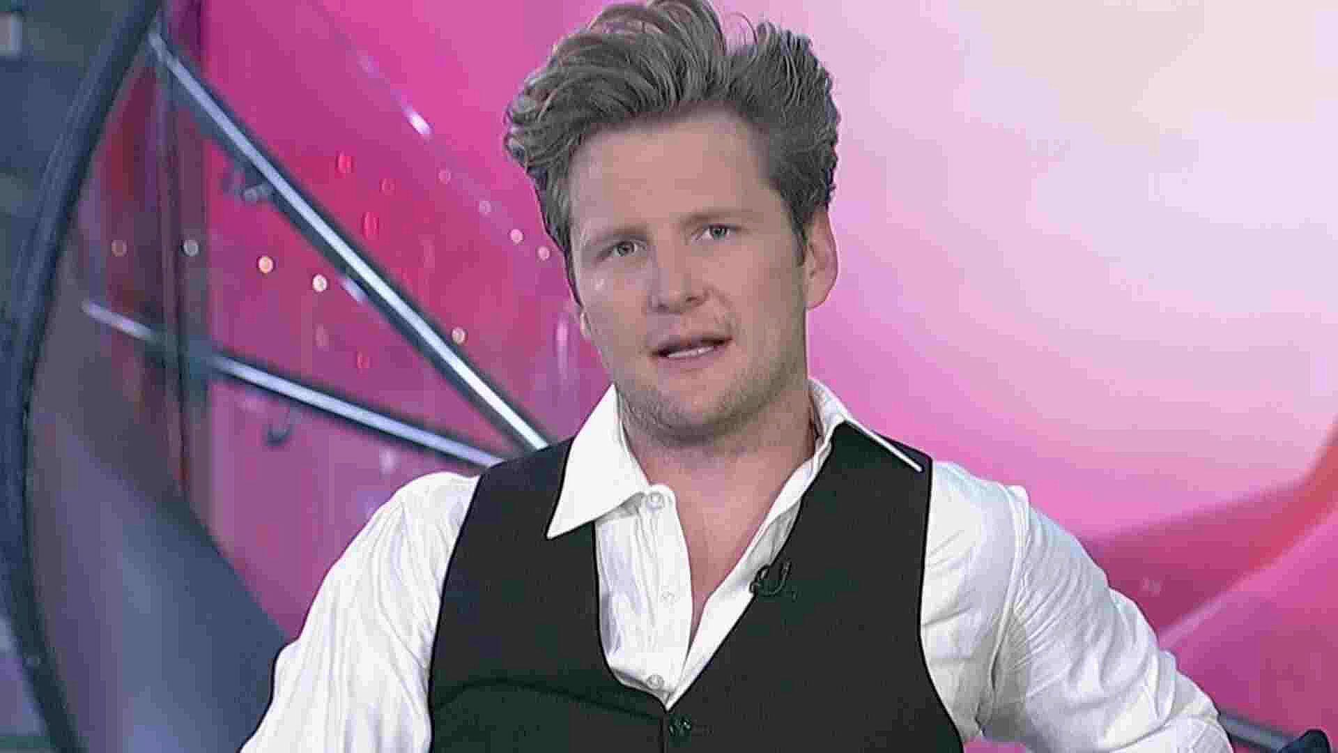 Alexander Acha Estrena en Despierta su Nuevo Sencillo ‘Será Porque Te ...