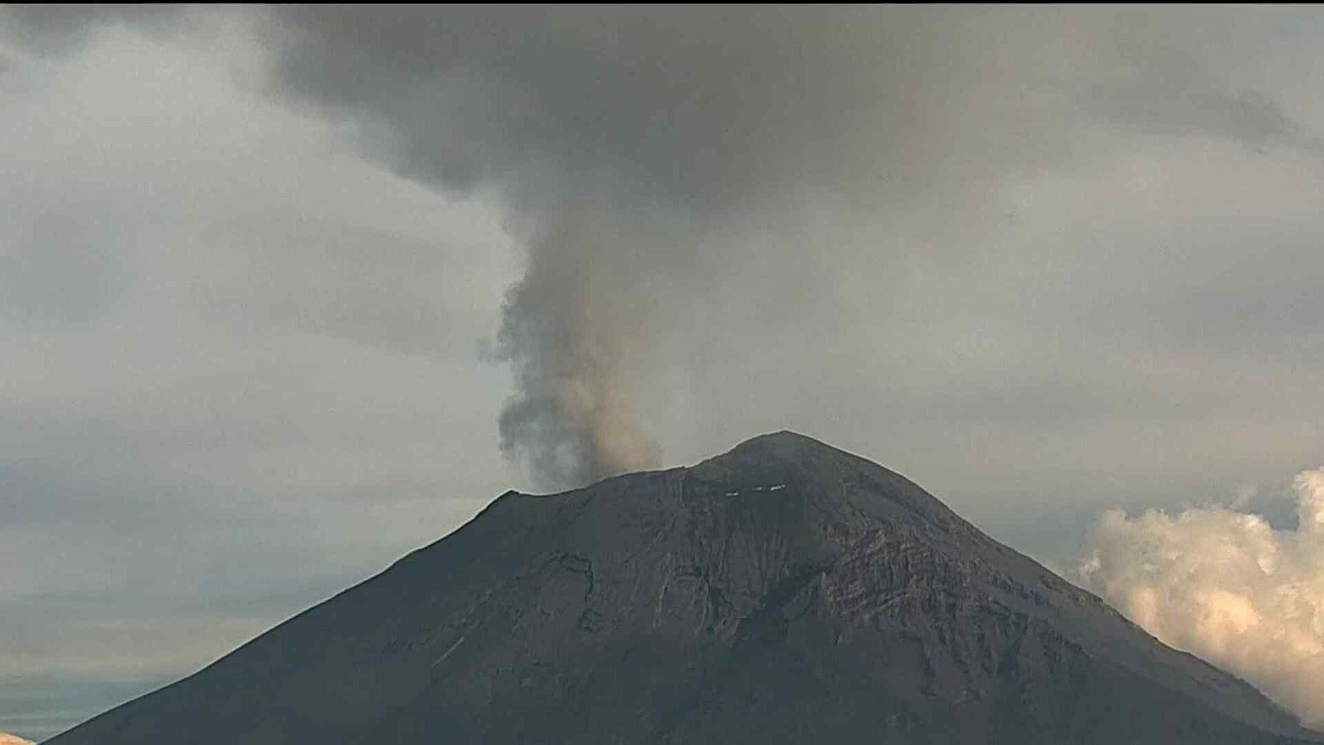 Video: Volcán Popocatépetl Emite Fumarola | N+