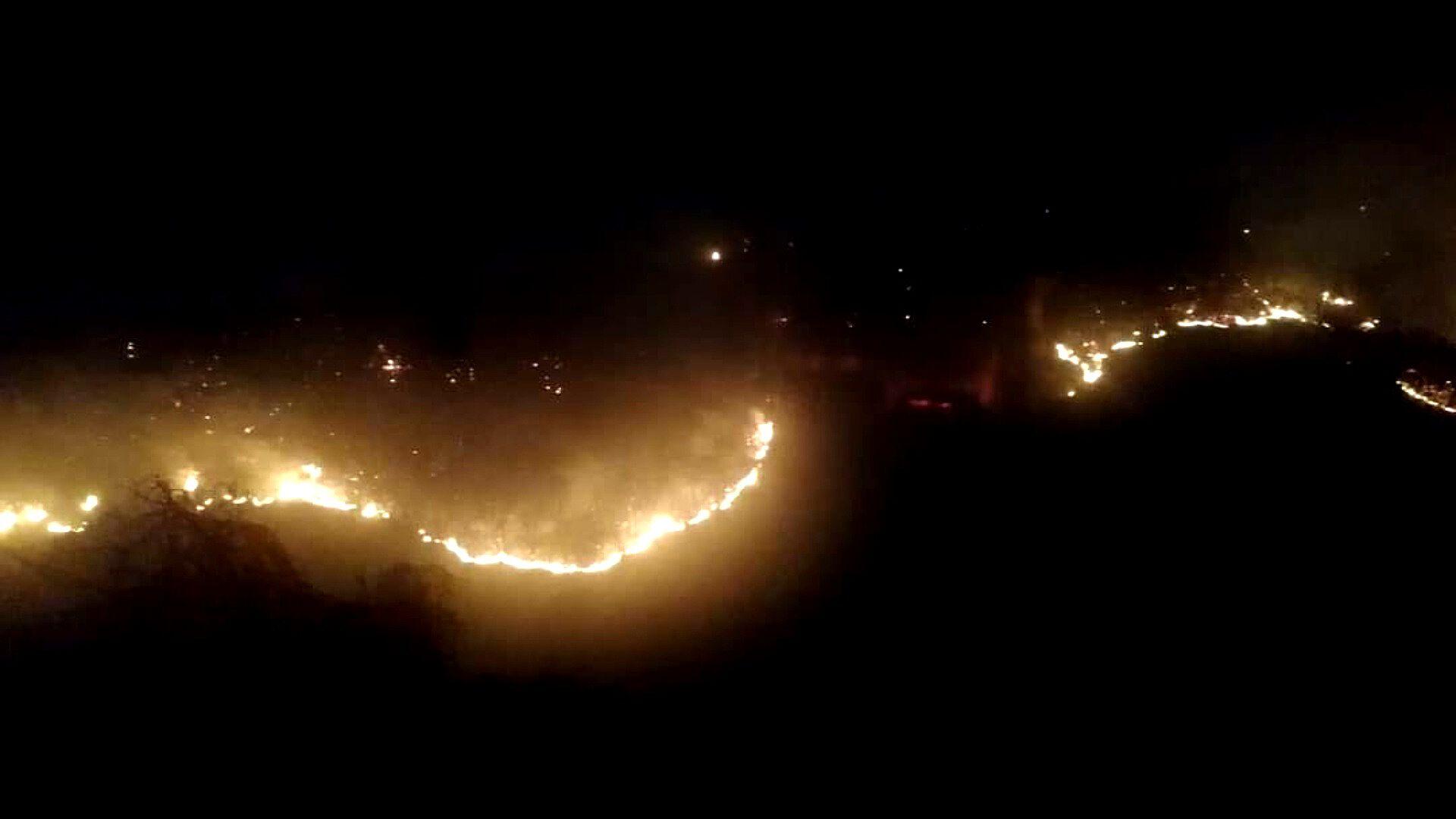 VIDEO: Así Se Ve Esta Noche Incendio Fuera de Control en Cuernavaca | N+