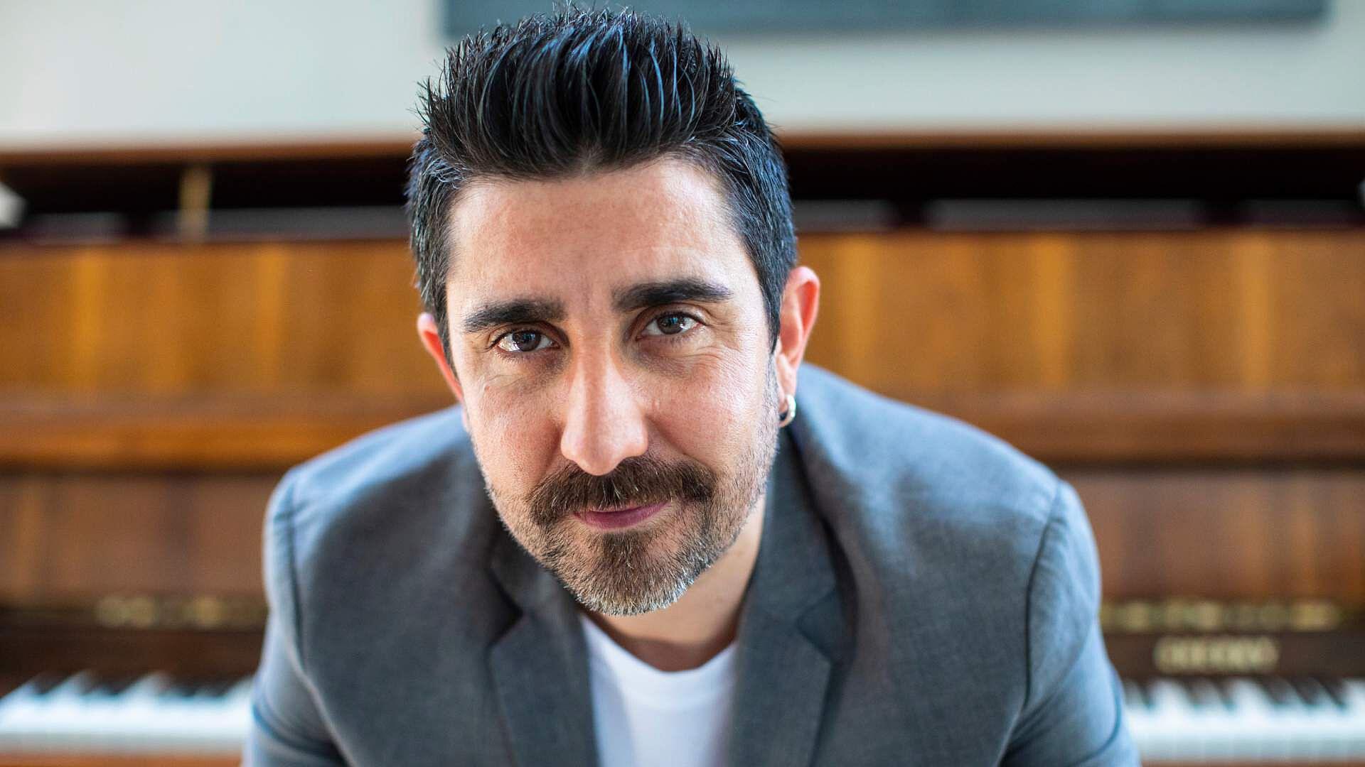 Alex Ubago Presenta su Nuevo Sencillo 'Siete Mares' | N+