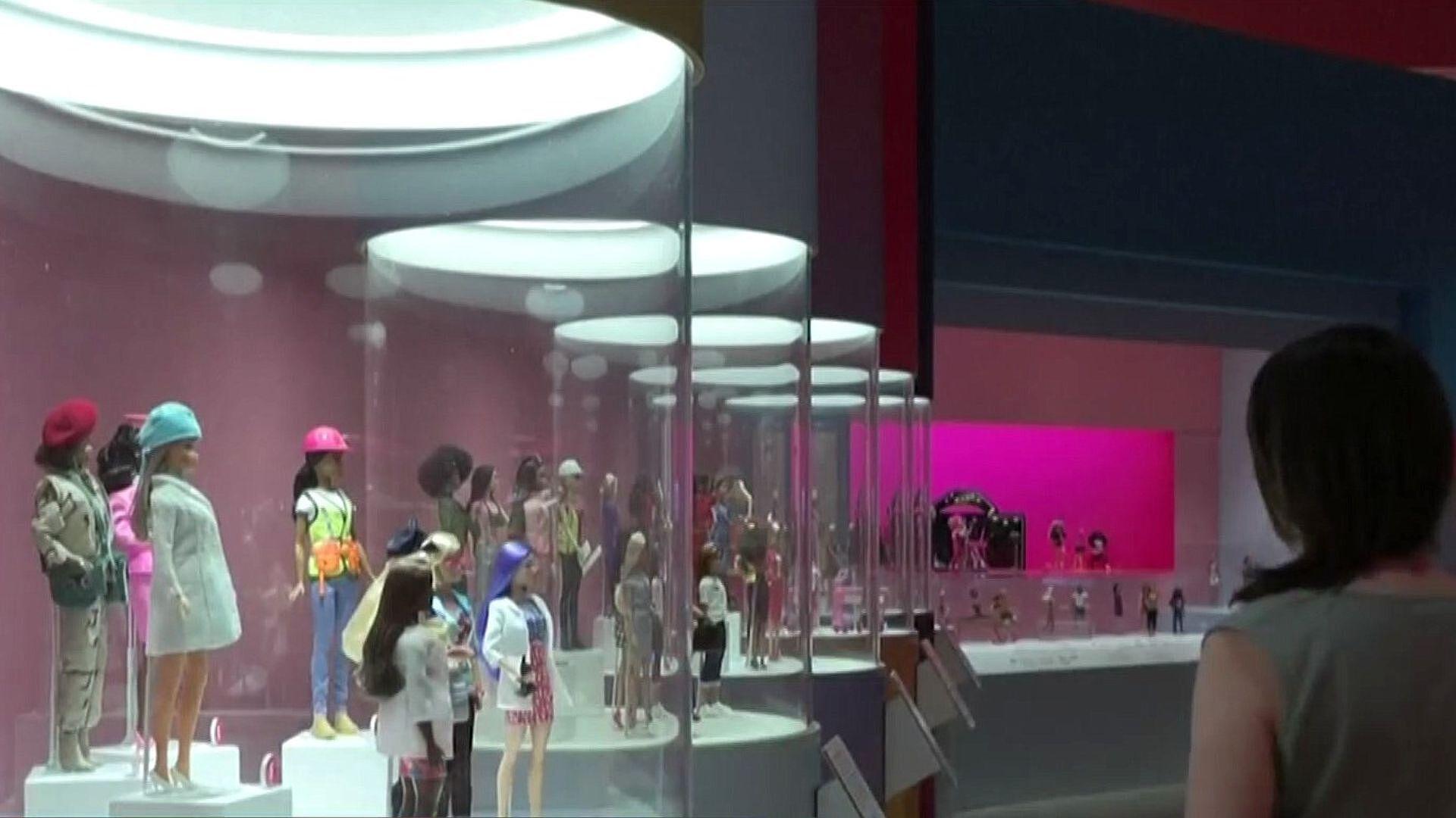 Barbie Llega al Museo del Diseño de Londres | N+