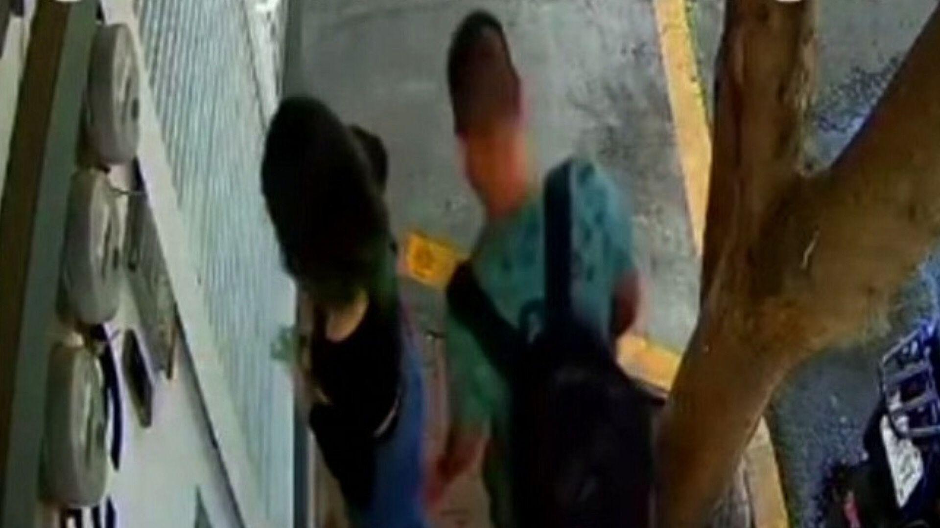 VIDEO: ¡Indignante! Hombre Manosea a Mujer y Se Va Tranquilamente | N+