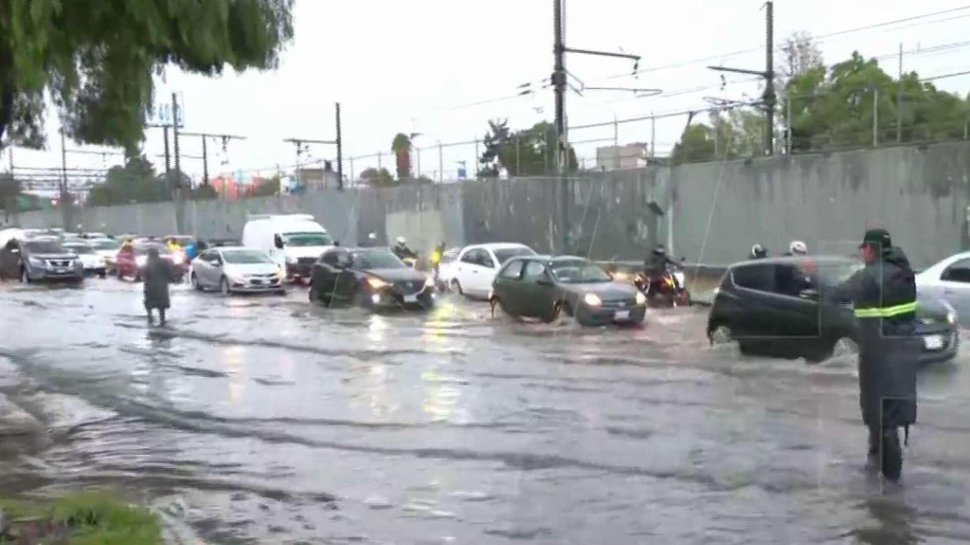 CDMX: Tras Intensas Lluvias, se Inunda la Calzada Ignacio Zaragoza ...