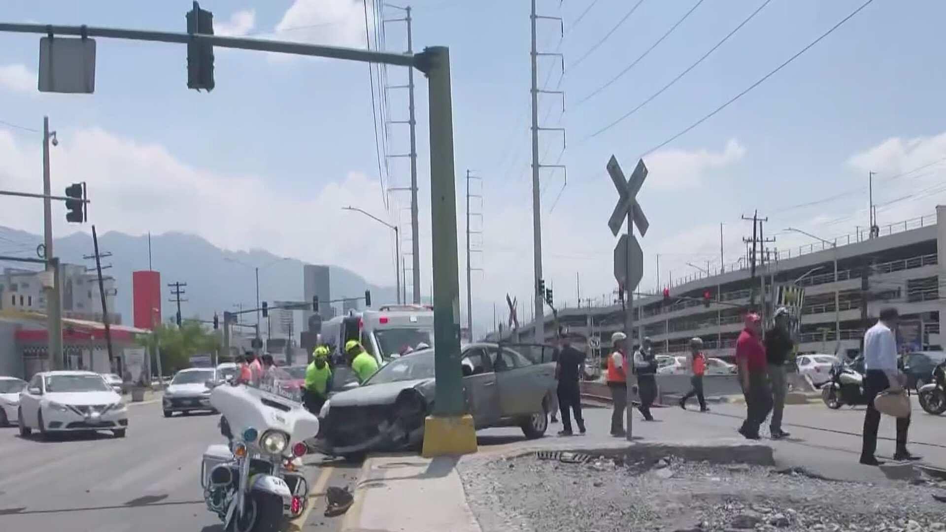 Deja Dos Lesionados Intenta Ganarle al Tren en Ave. Fleteros y ...