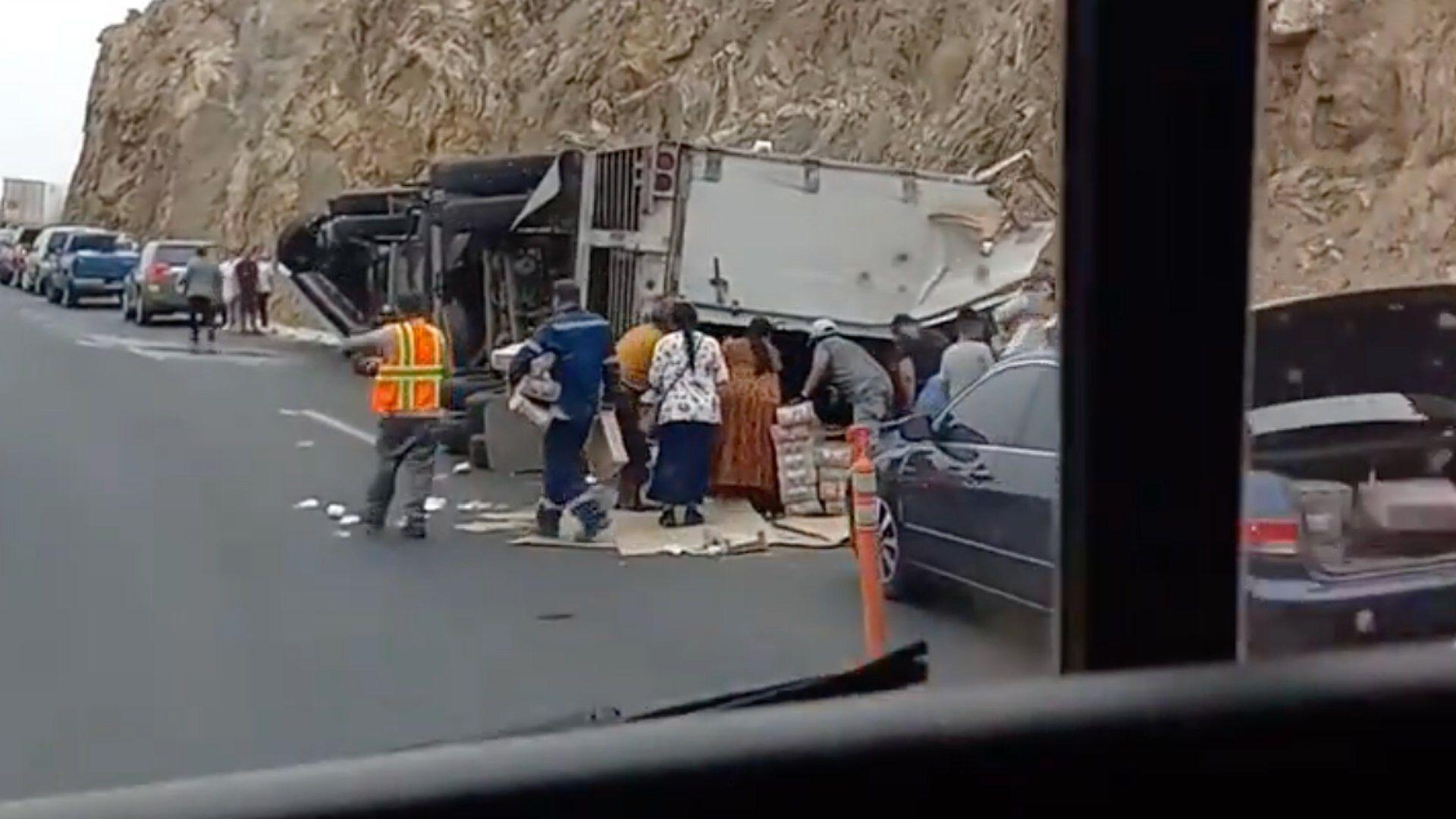 Rapiña en La Rumorosa: Vuelca Trailer y Roban Sopas Instantánea | N+
