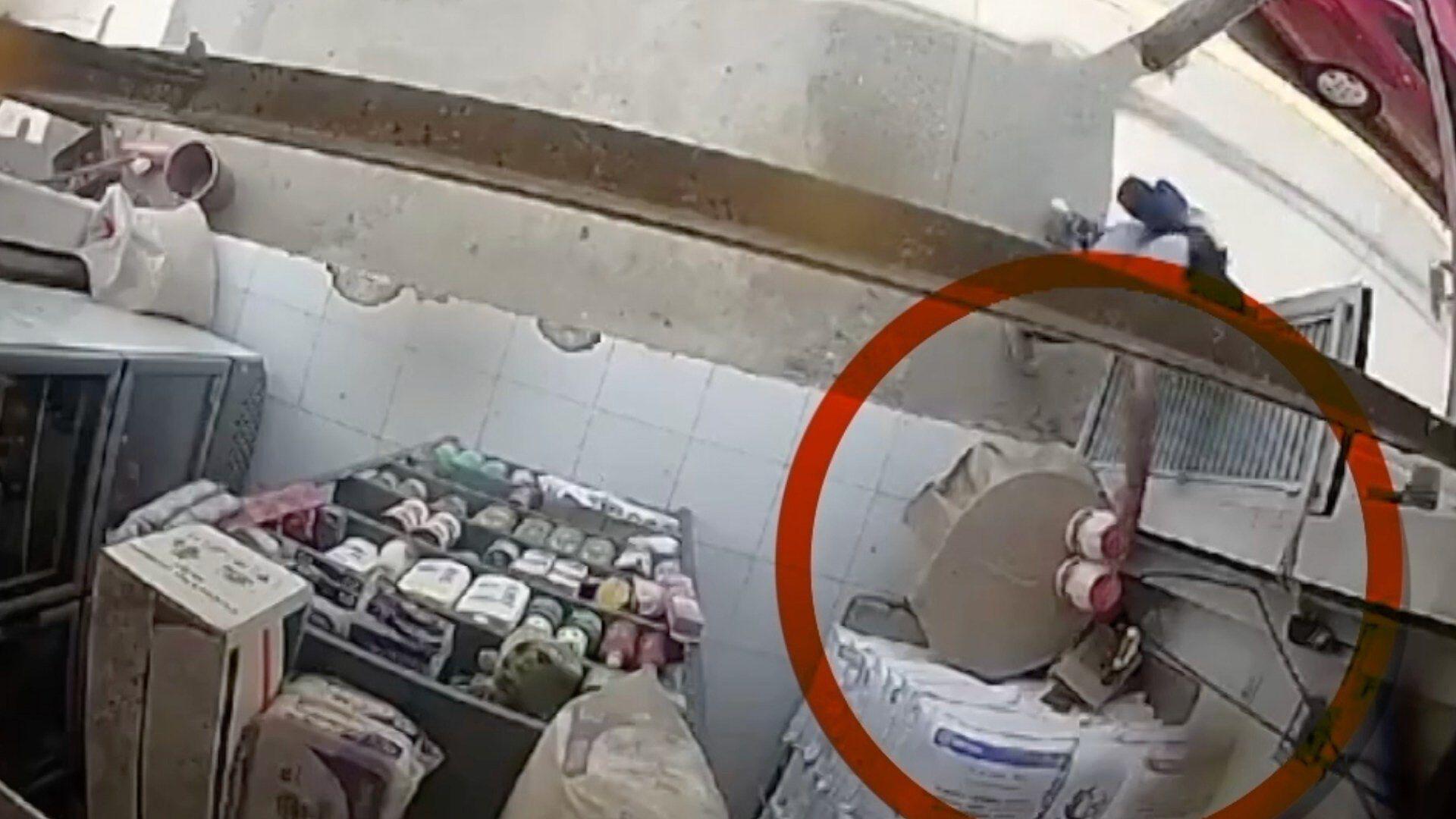 Madre Roba Mayonesa Frente a su Hijos y Desata Indignación en Redes Sociales | N+