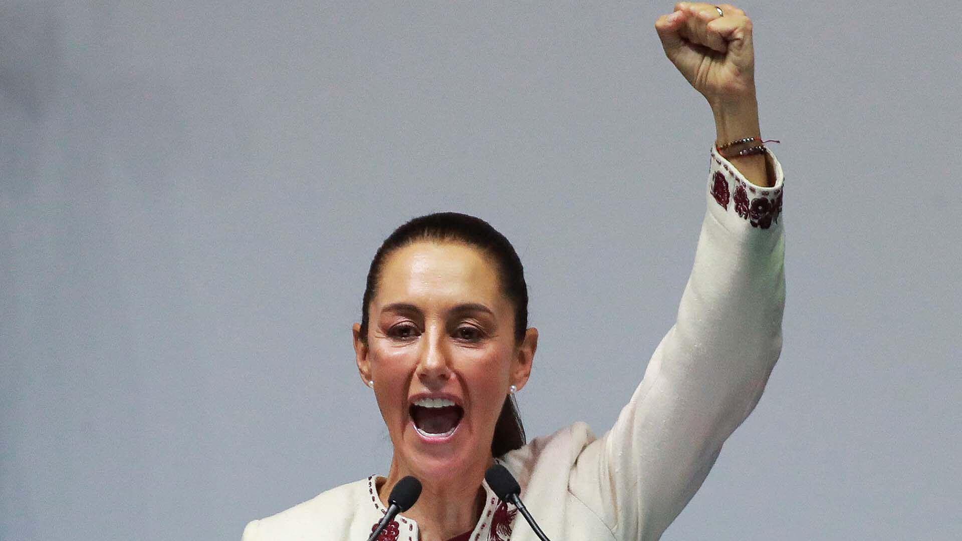 Claudia Sheinbaum Recibe Constancia de Presidenta Electa en el TEPJF | N+