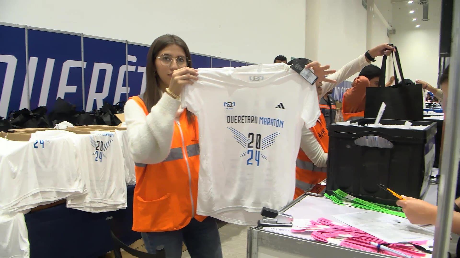 Se Llevó a cabo la Entrega del Kit para el Querétaro Maratón 2024 | N+