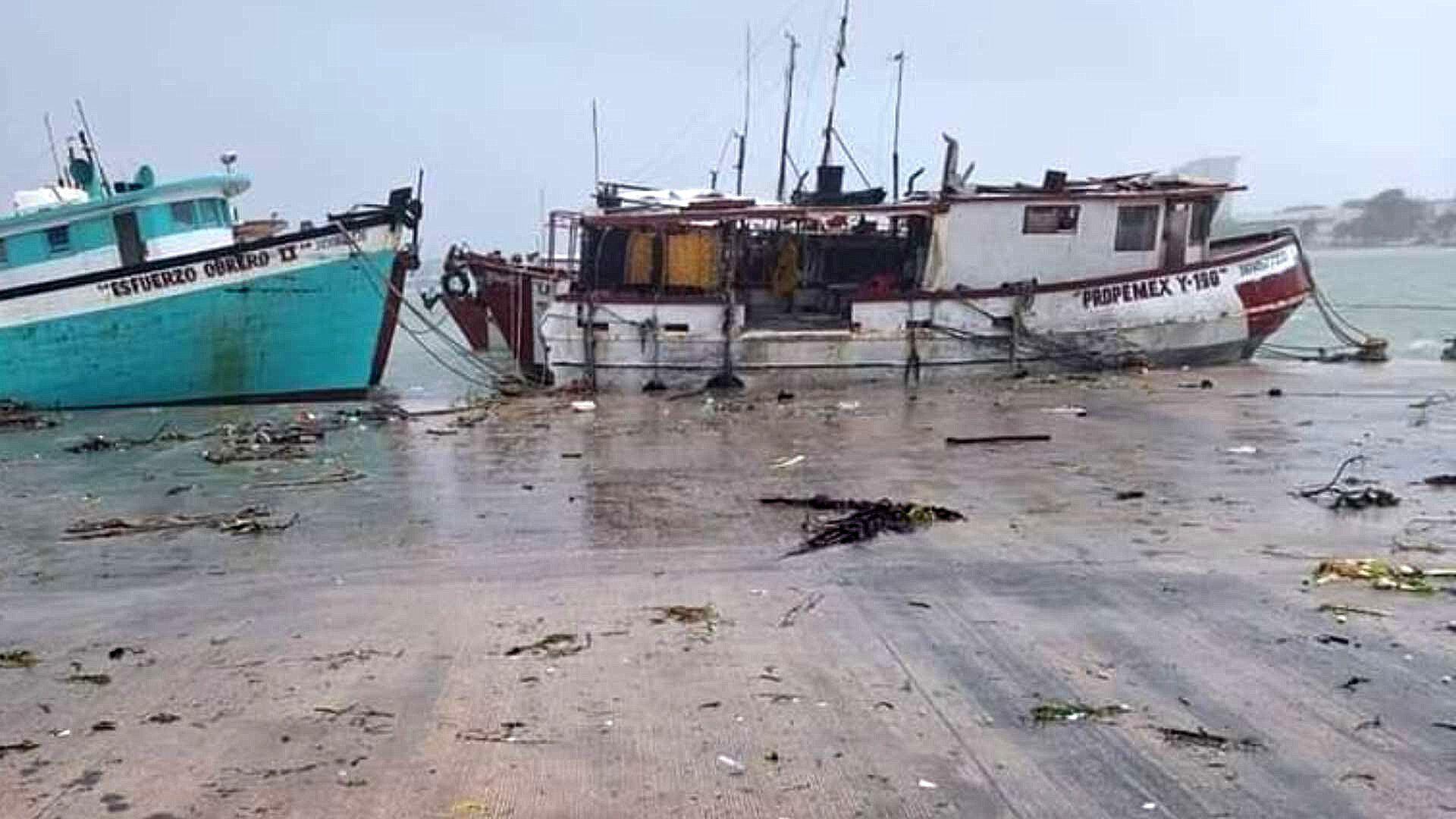 Desaparecen 4 Pescadores en Puerto Progreso por Huracán Milton | N+ ...