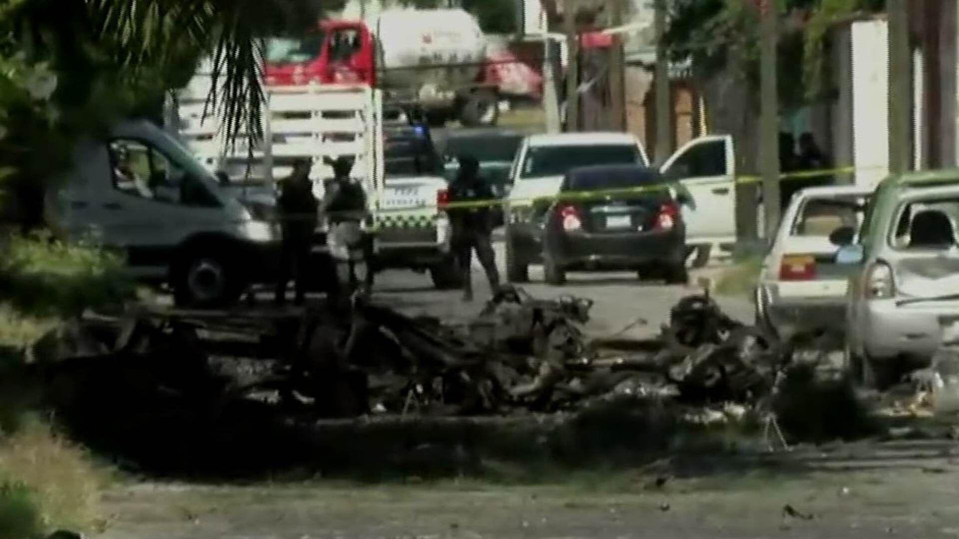 Violencia en Guanajuato: Resguardan Zona Donde un Coche Bomba Explotó ...