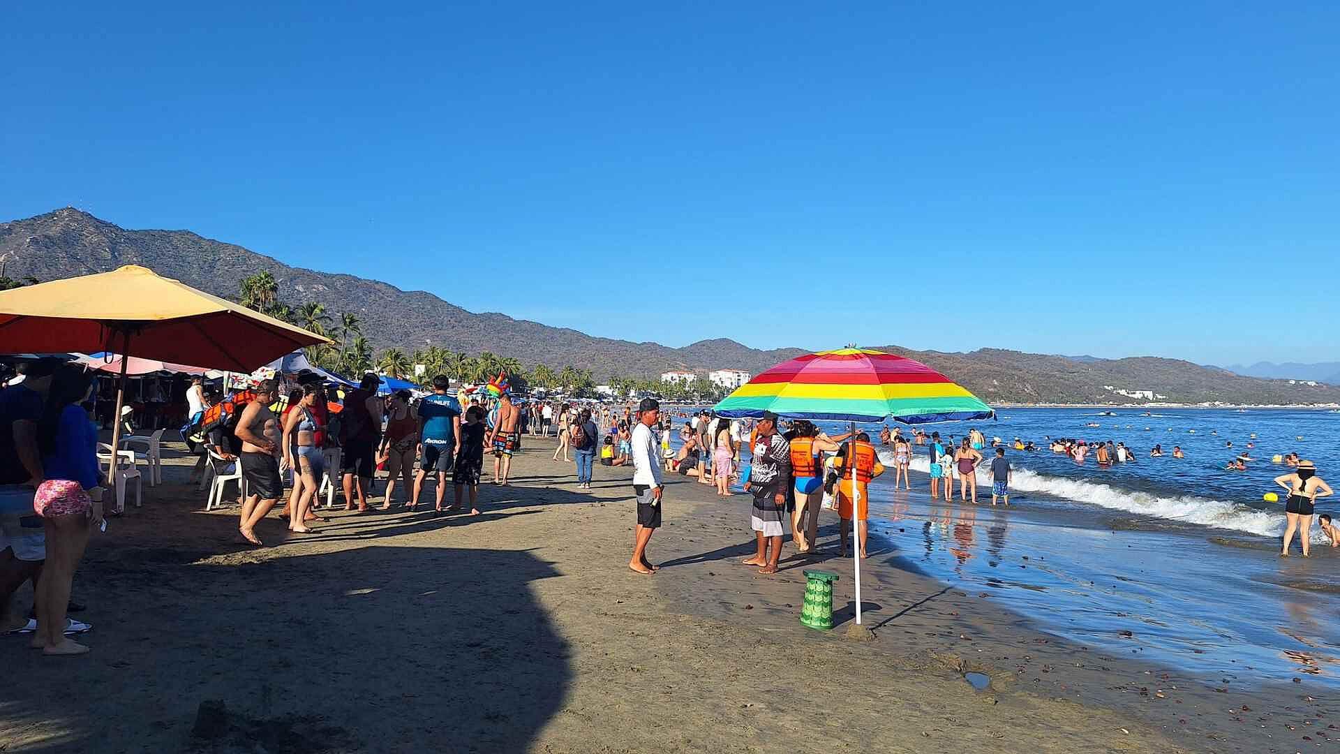 Playas de Manzanillo, Colima, Lucen Llenas de Cara al Año Nuevo 2025 ...