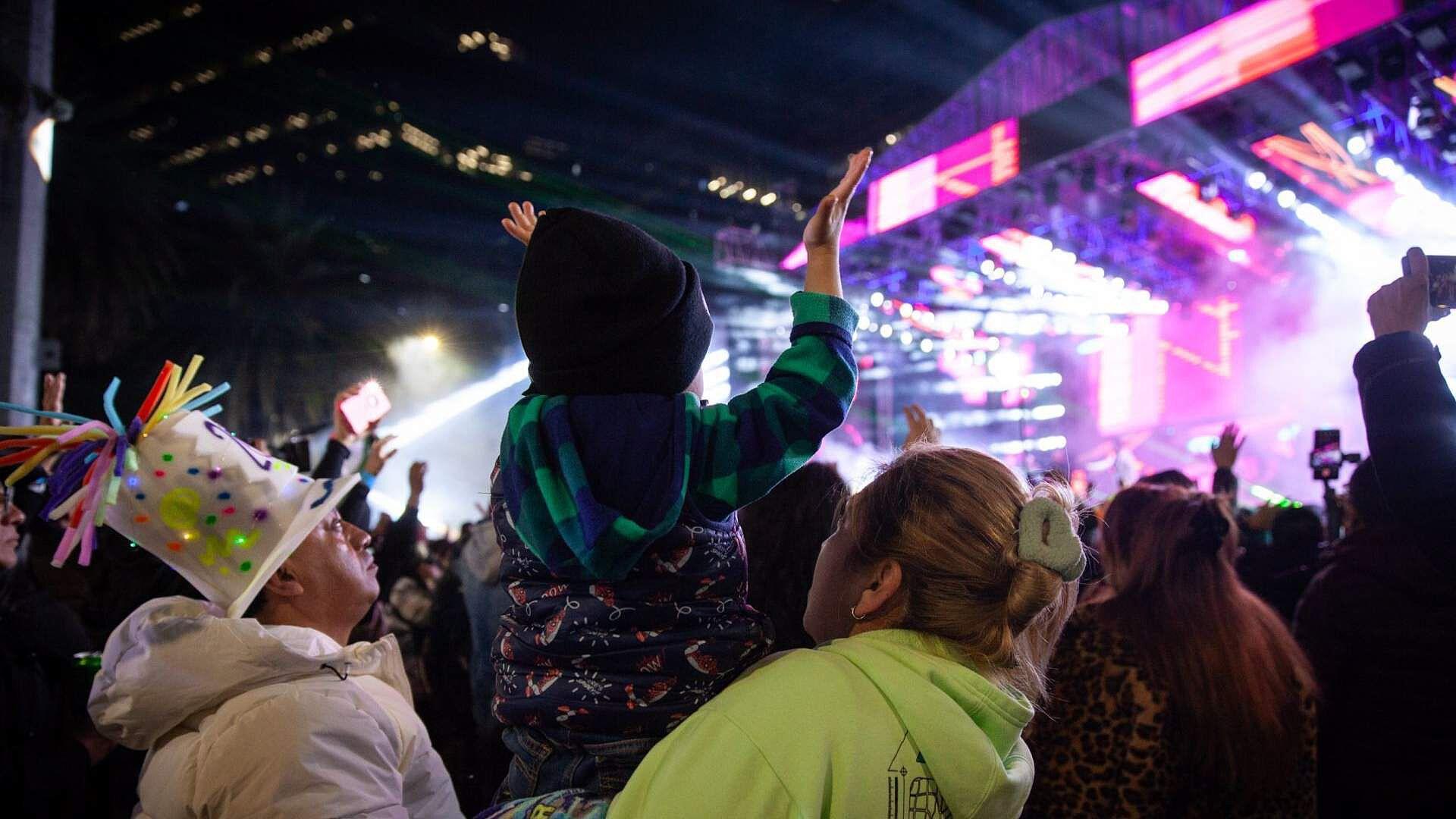 Año Nuevo 2025 en CDMX: Así Fue la Impresionante Fiesta a Ritmo de ...