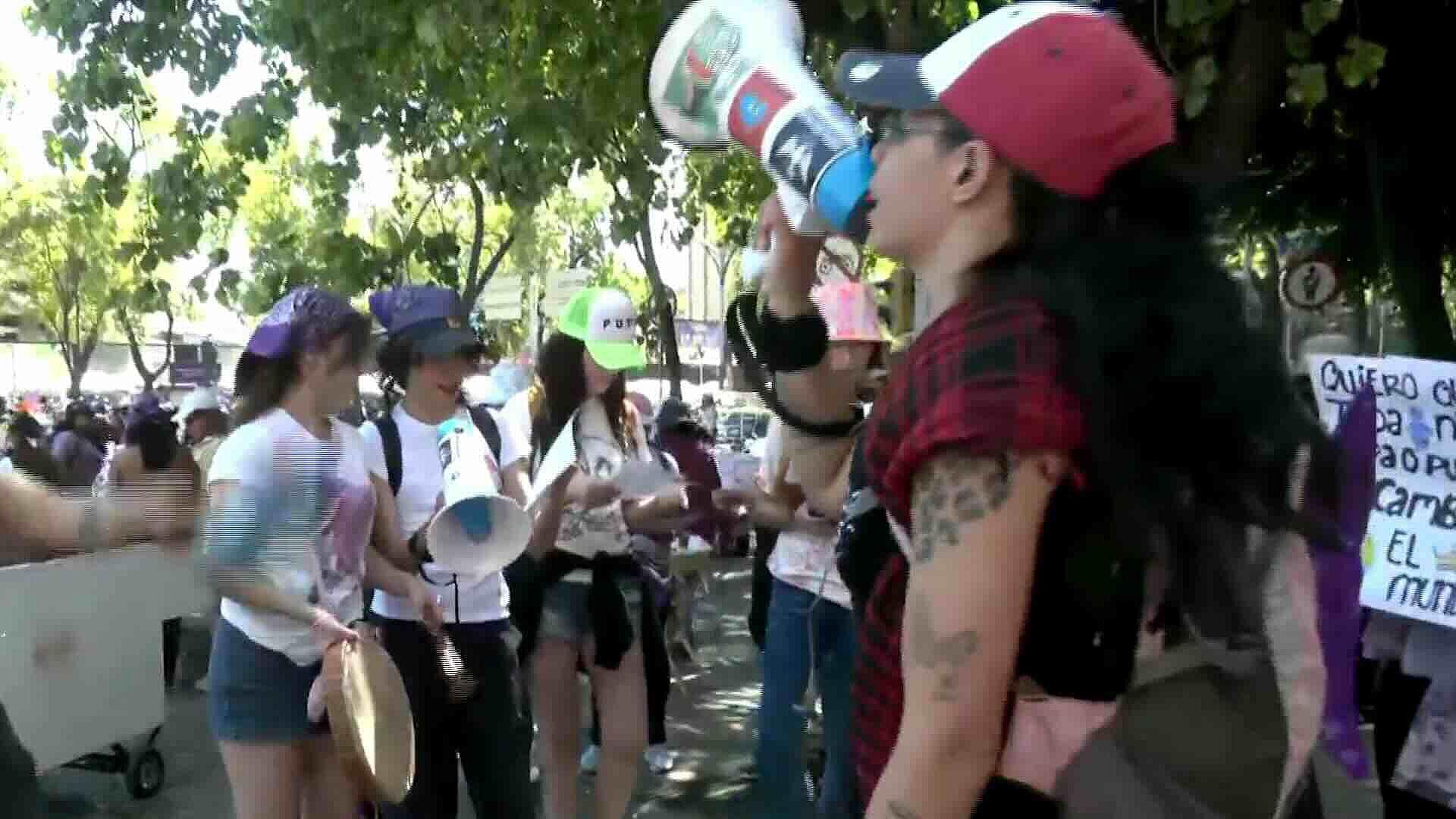 Con Música y Arte, Comando Colibrí Protesta contra la Violencia de ...