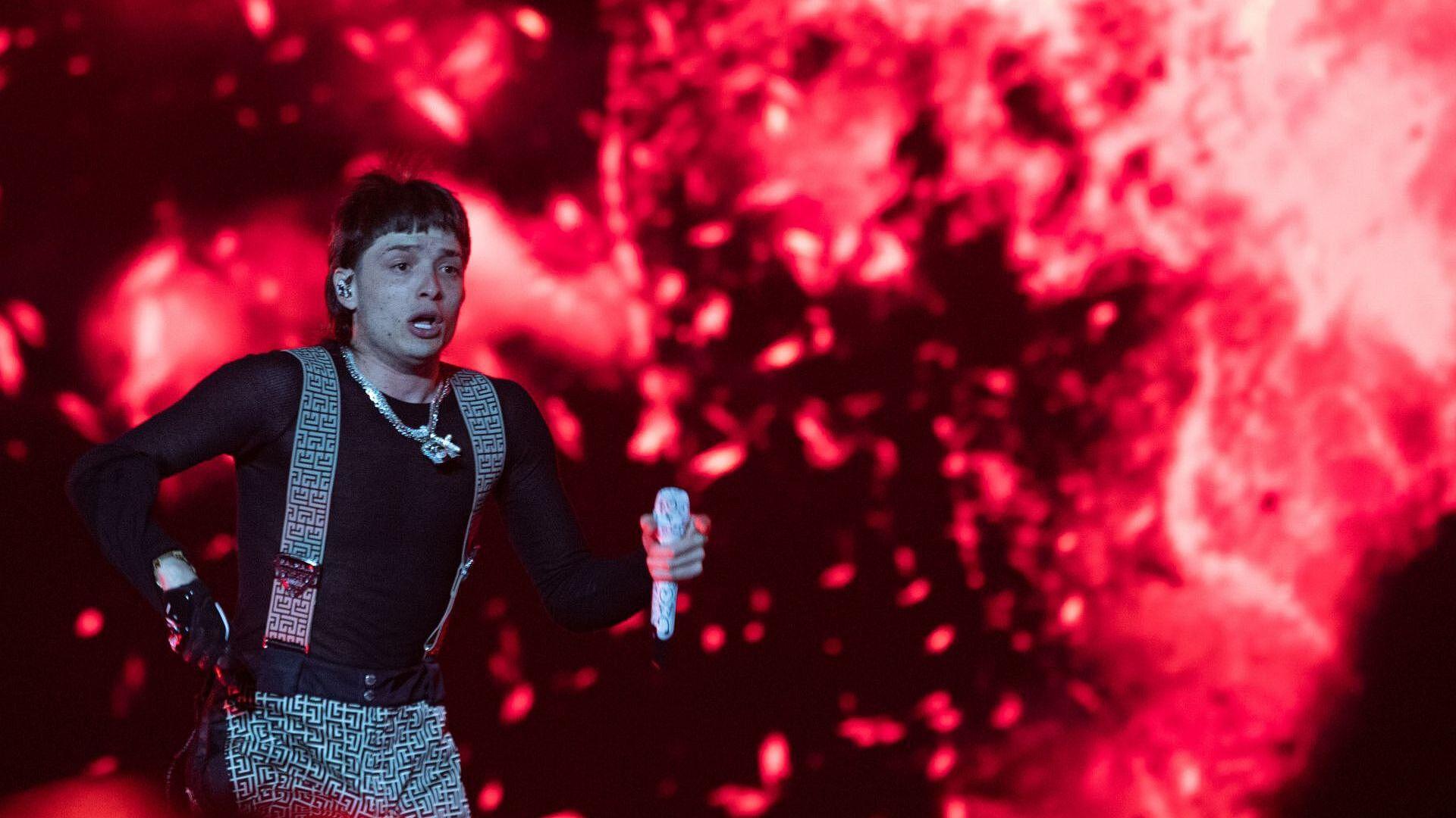 ¡Ya No Baila Sola! Peso Pluma y Kenia Os ¿Confirman Romance ...