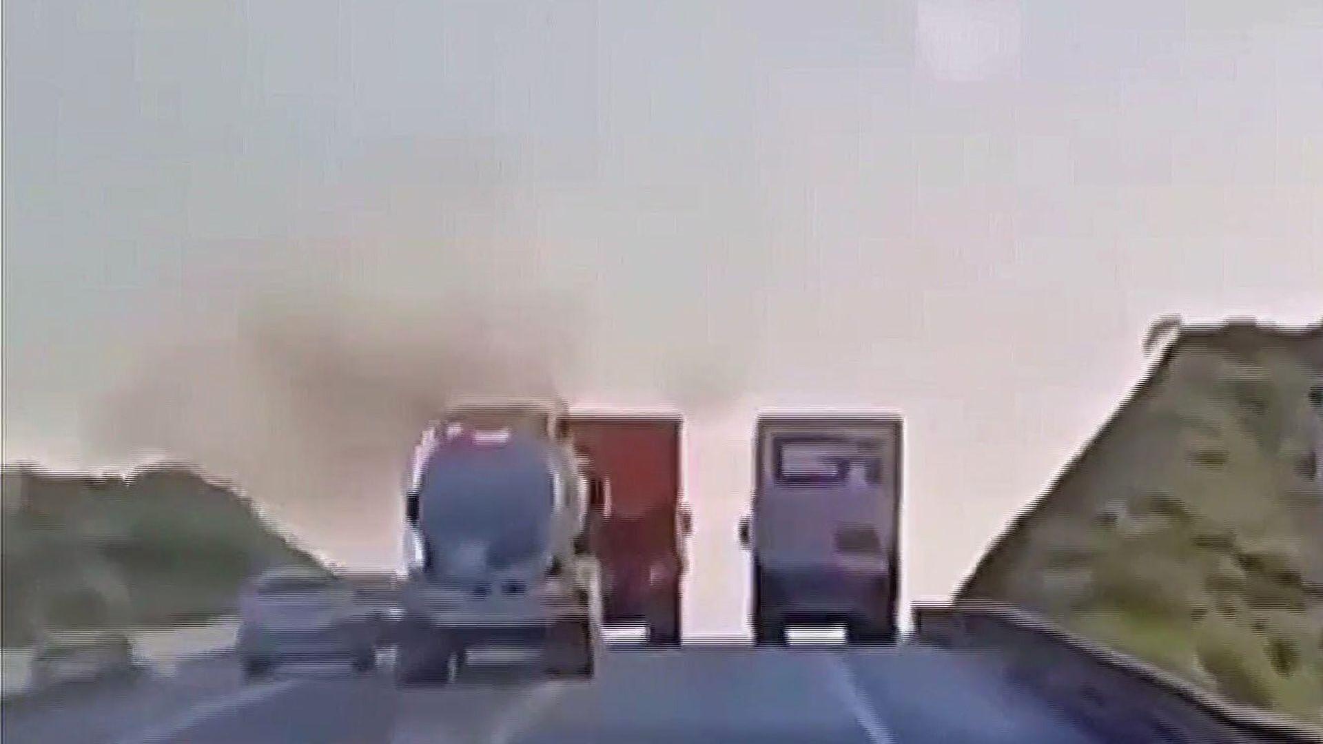 VIDEO: Trailero Embiste a Ladrones y Evita el Robo de Carga en ...