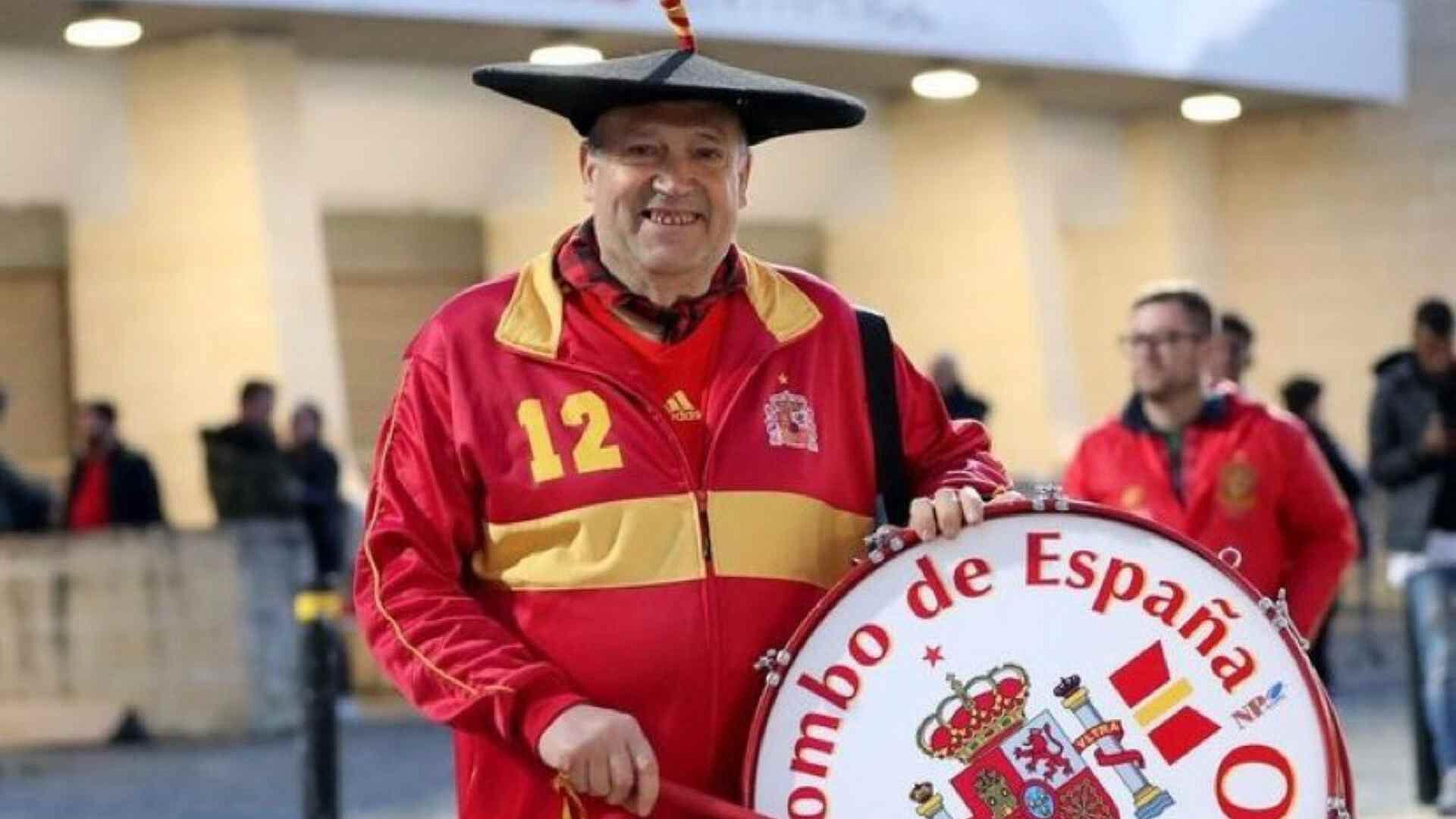 ¡Hasta Siempre, Manolo "El del Bombo"! Muere Famoso Aficionado de ...