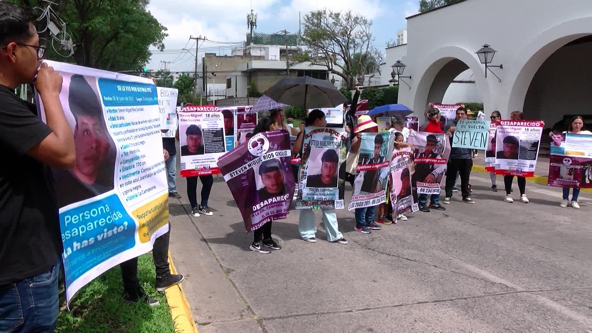 Sin Rastro de Steven Miguel: Protestan Frente a Casa Jalisco para ...