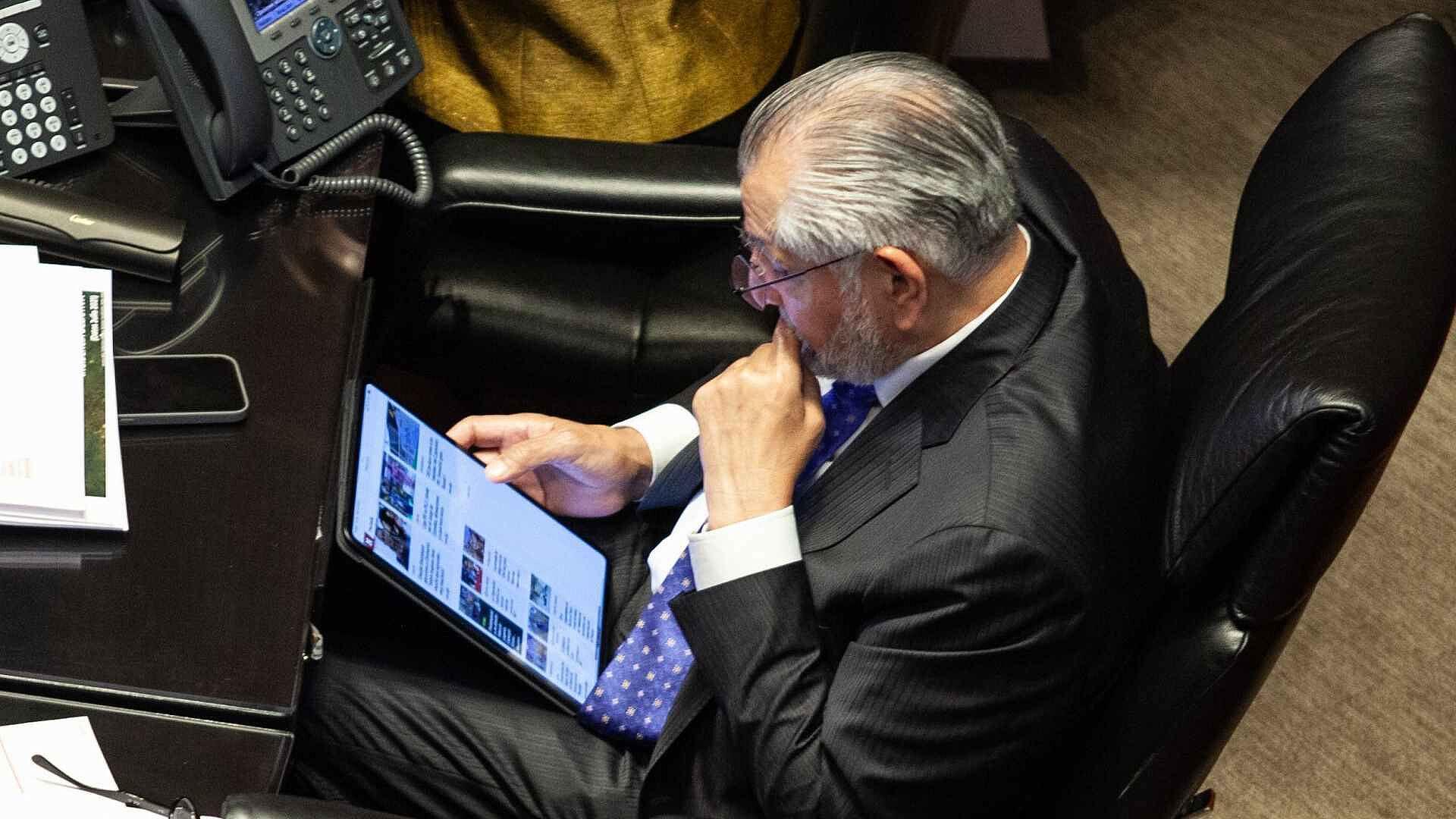 Oposición Intenta Subir a Tribuna Relación entre Adán Augusto López y ...