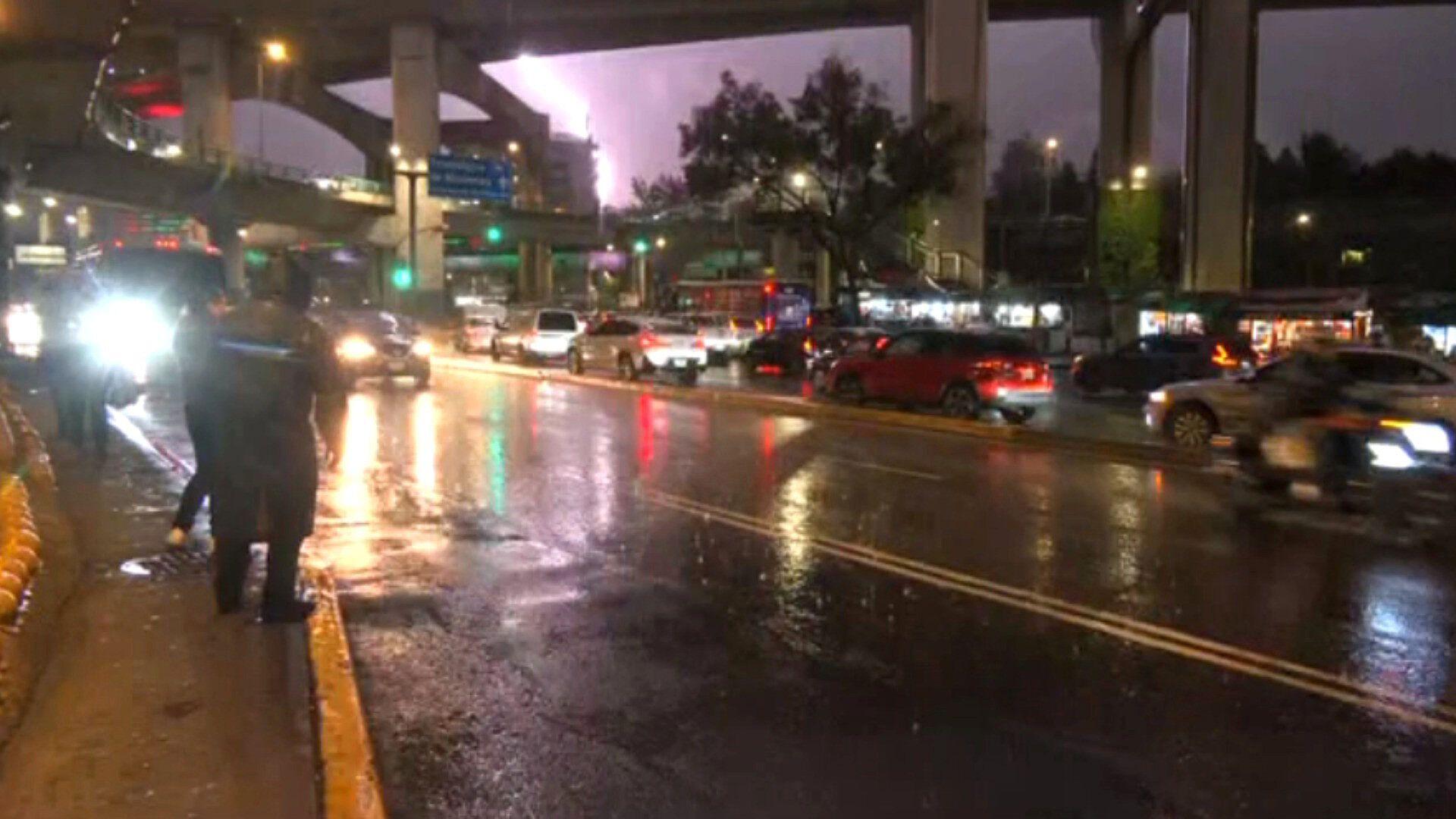 VIDEO: Potente Rayo Estremece Álvaro Obregón en Tormenta Eléctrica; Así ...