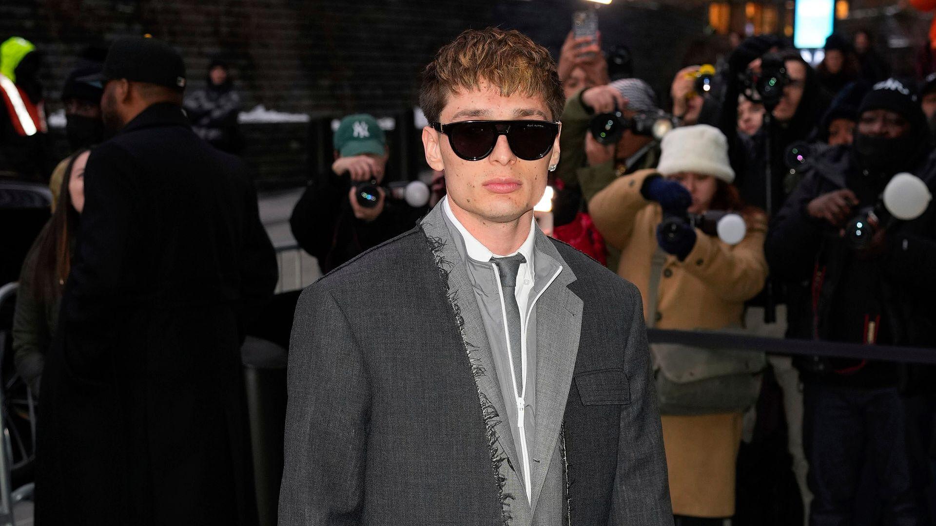 Peso Pluma Es el Primer Mexicano Embajador de la Semana de la Moda en ...