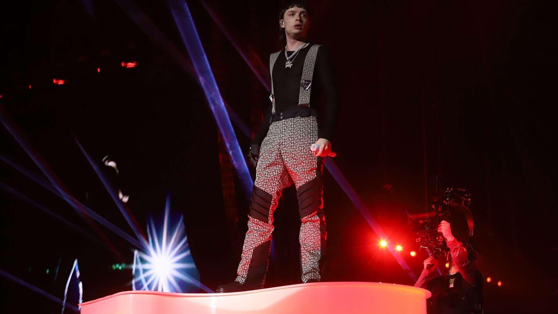 Peso Pluma Sorprende con Nuevo Look: Así Luce el Cantante | N+