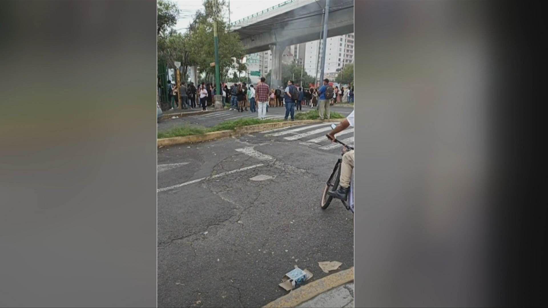 Bloqueo en Periférico Sur Provoca Caos Vial y Roces entre Manifestantes ...
