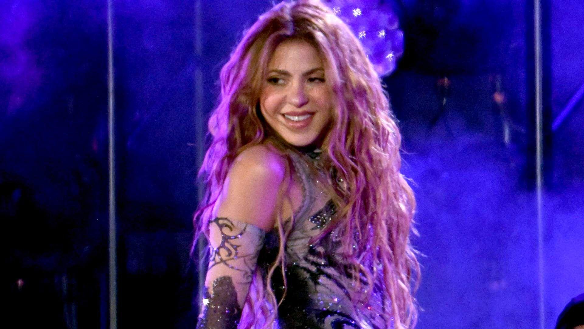 ‘Pies Descalzos’ de Shakira Cumple 30 Años; Así lo Festeja la Cantante ...