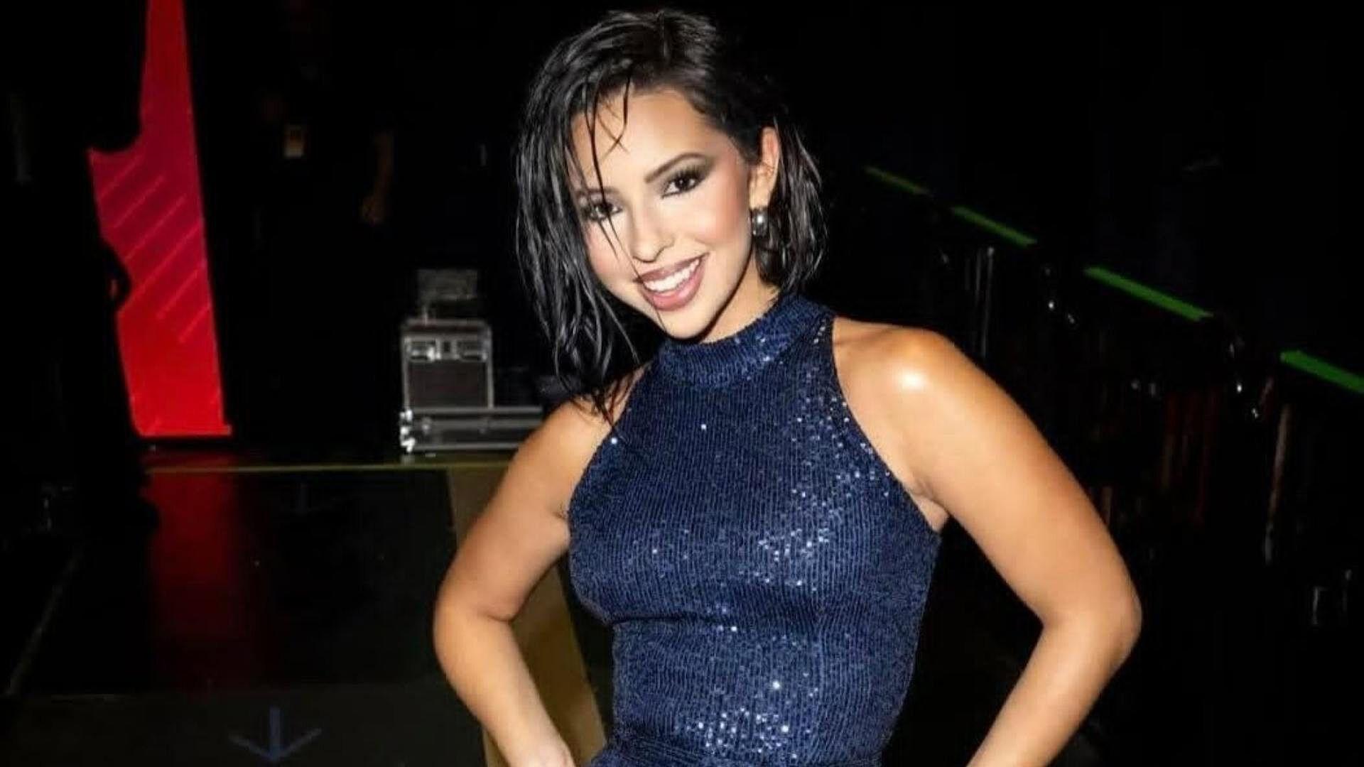 VIDEO: Ángela Aguilar Estrena Look y Divide Opiniones al Cantar en ...