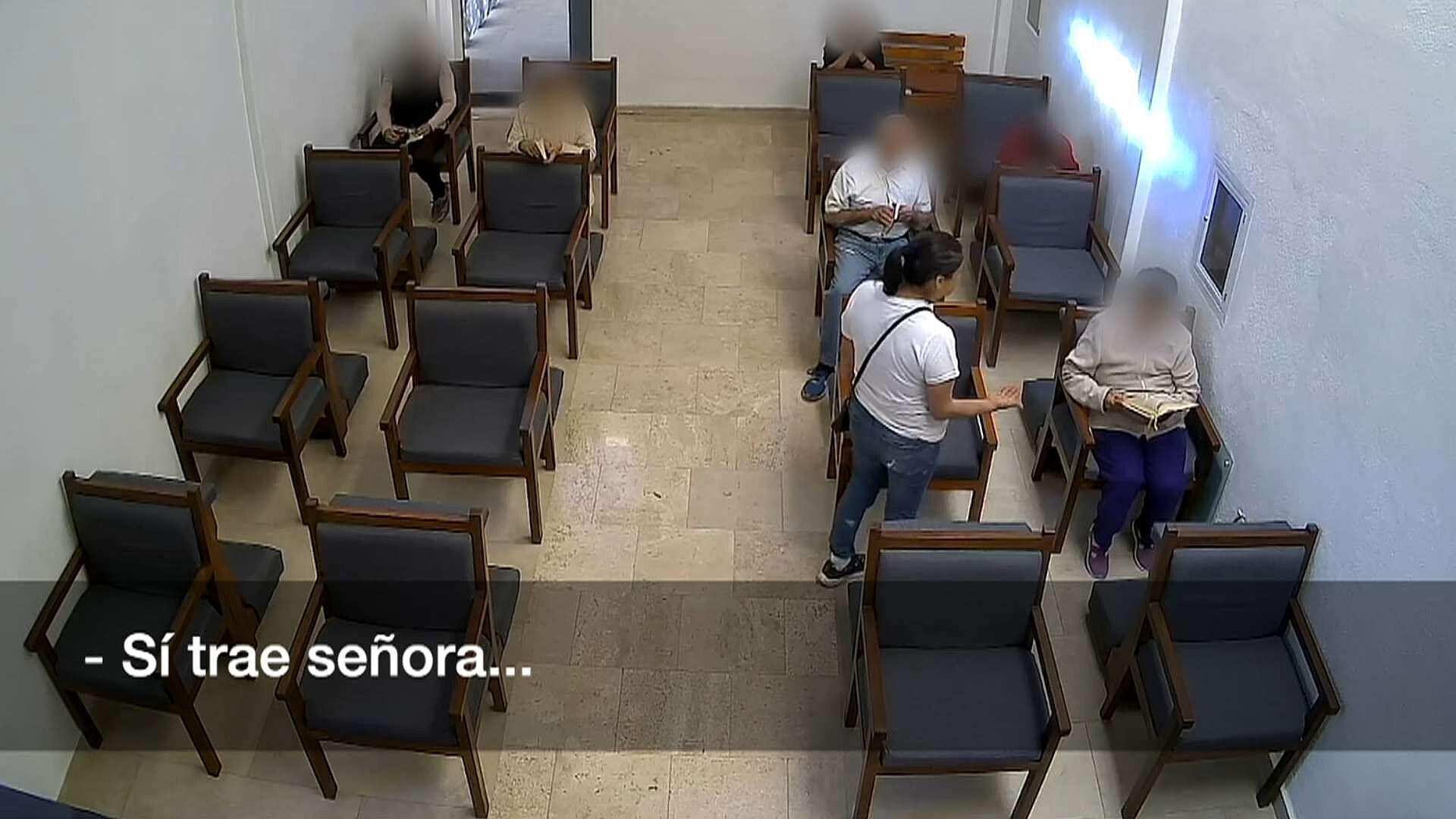 VIDEO: "Sí Trae Señora", Captan a Mujer Asaltando a Adultos Mayores en ...