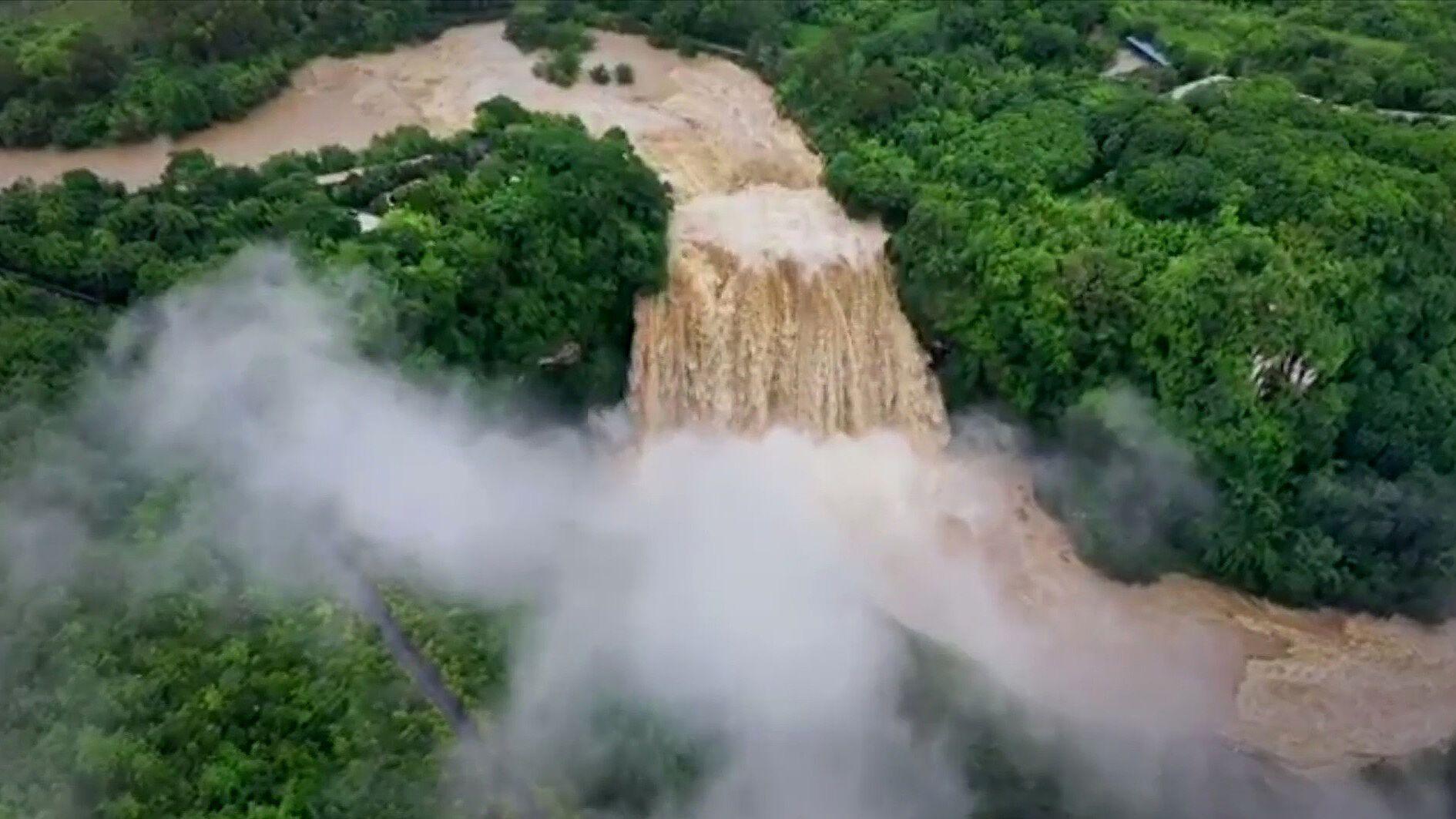 La cascada más grande de China alcanza caudal récord
