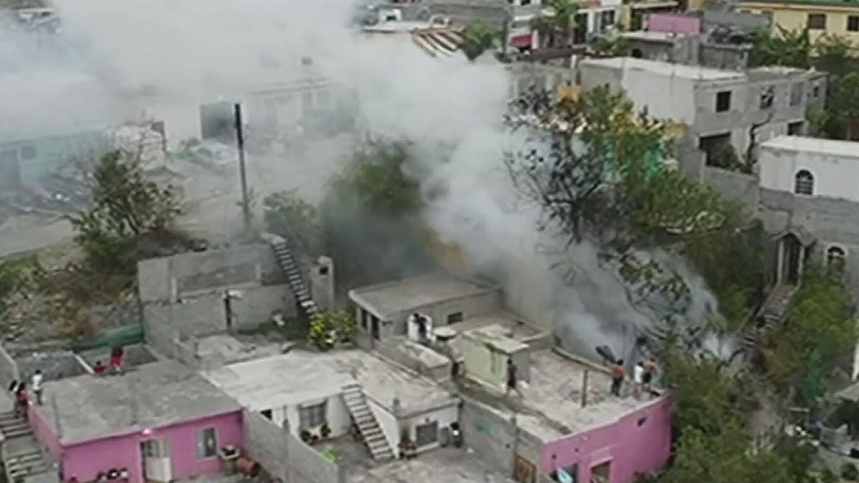 Incendio consume predio baldío en zona metropolitana de Monterrey
