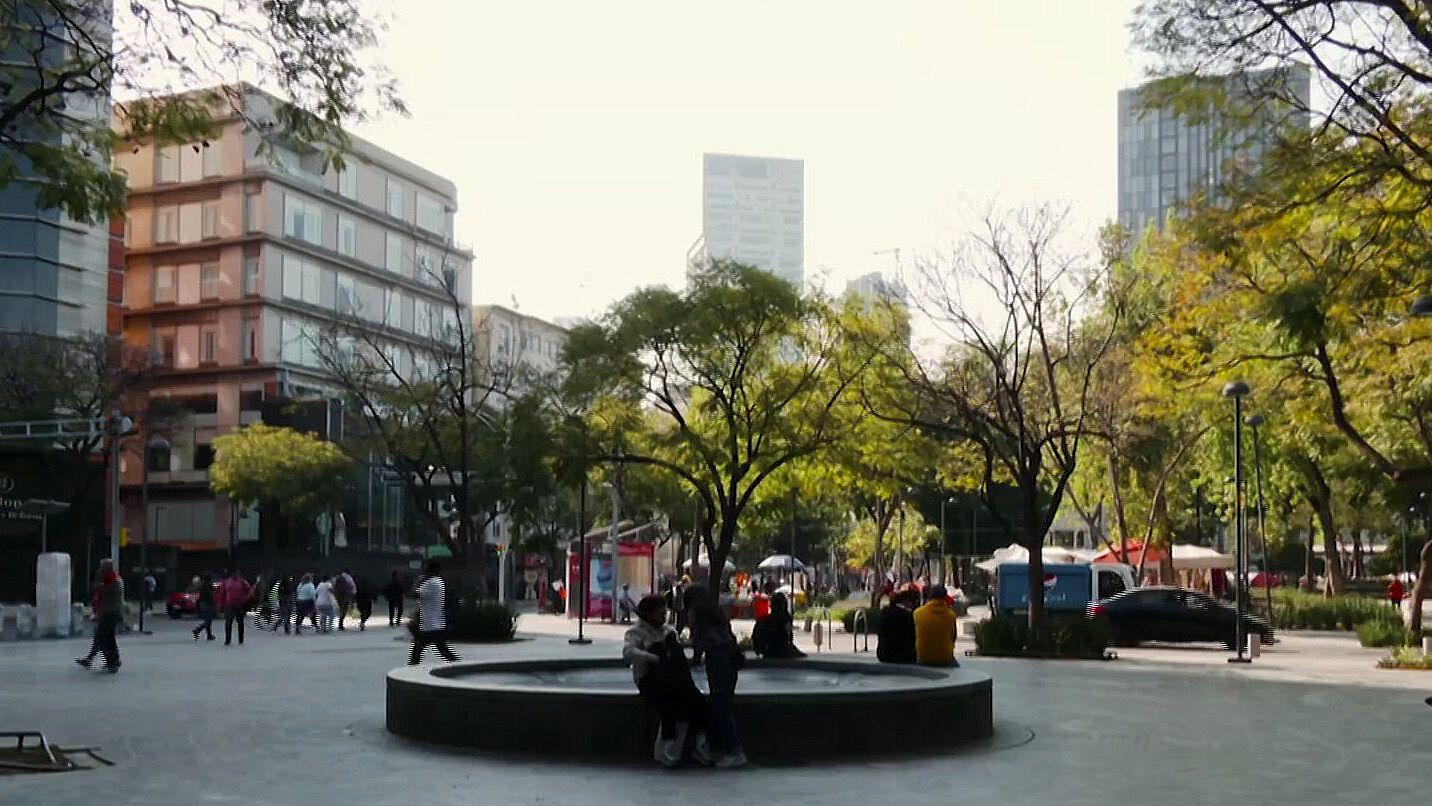 Recorrido por la Alameda Central de la CDMX | N+