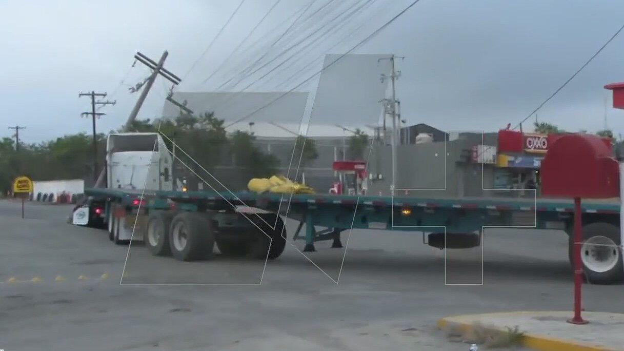 Tira Tráiler Poste y Cableado | N+