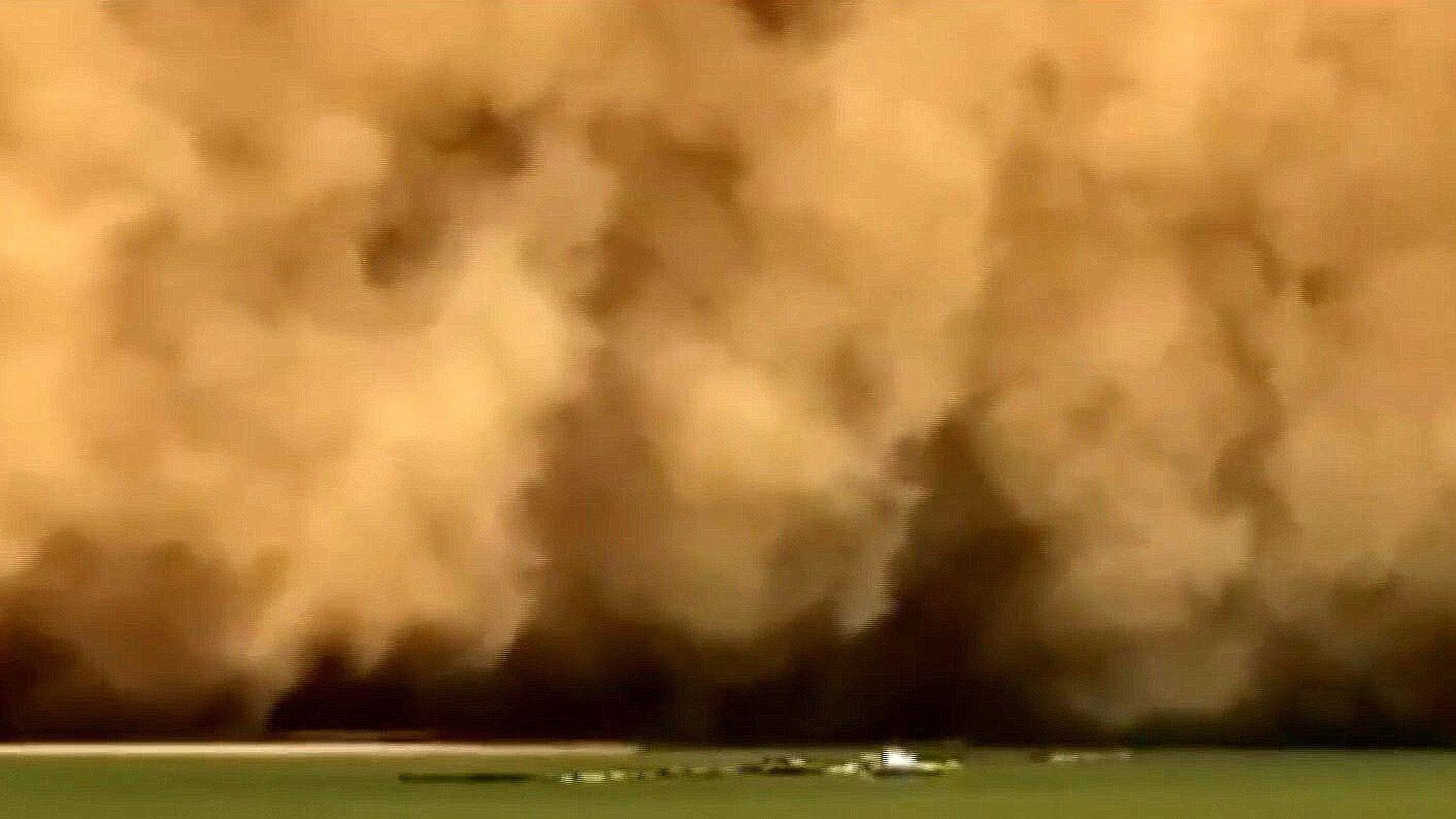 Captan Tormenta de Arena que Cubrió el Canal de Suez en Egipto ...