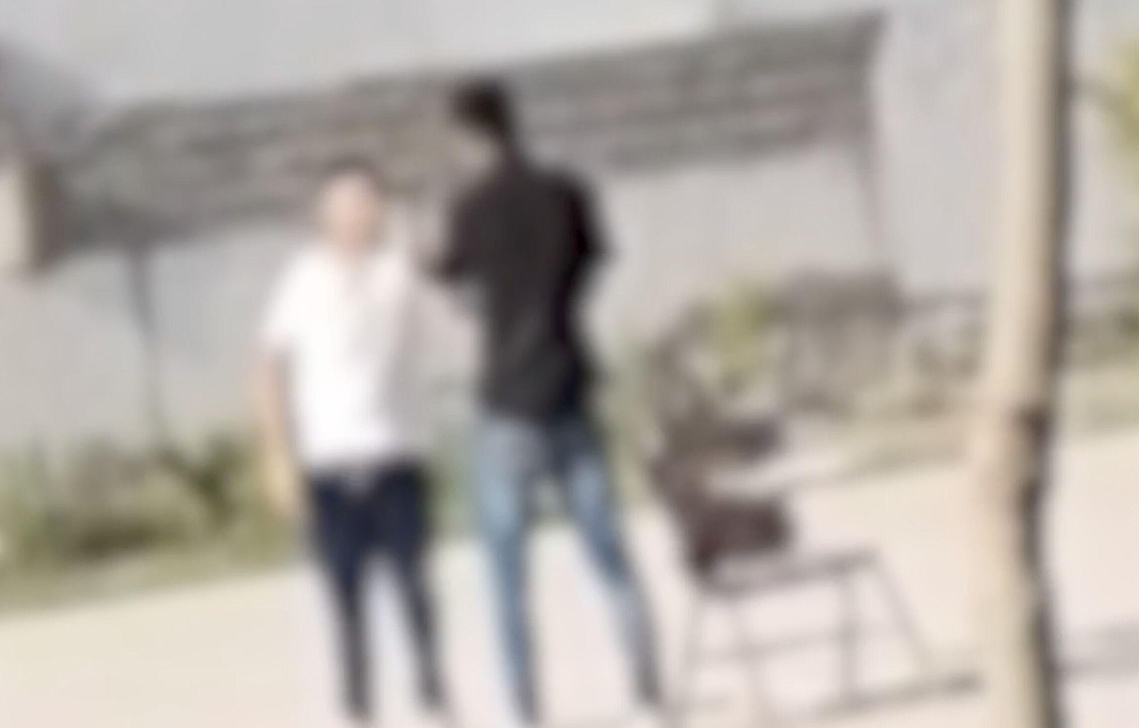 Estudiantes Opinan sobre el Castigo del Profesor que Dejó a Alumno Bajo ...