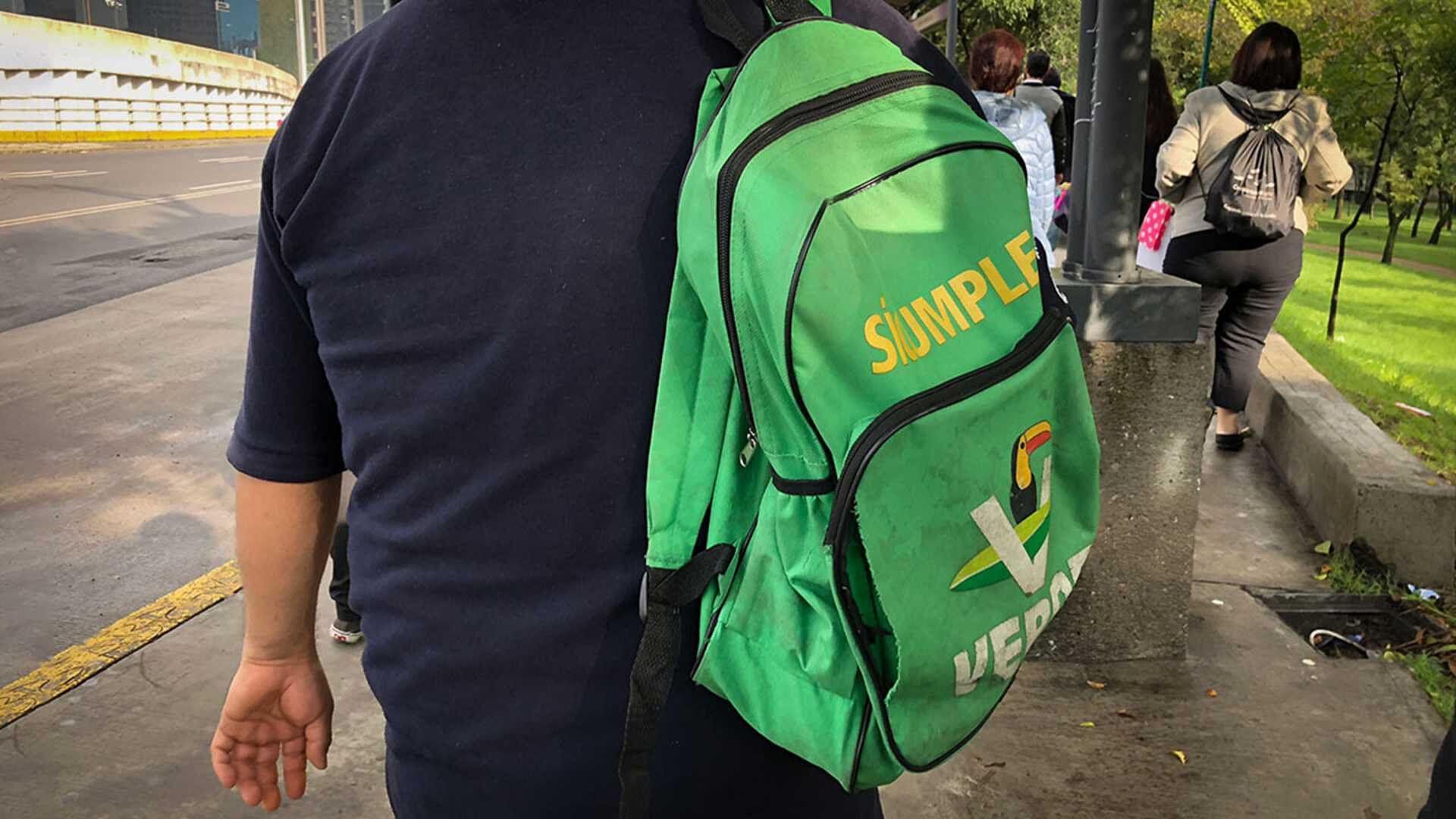 Por qué Las Mochilas del Partido Verde Están por Todos Lados | N+