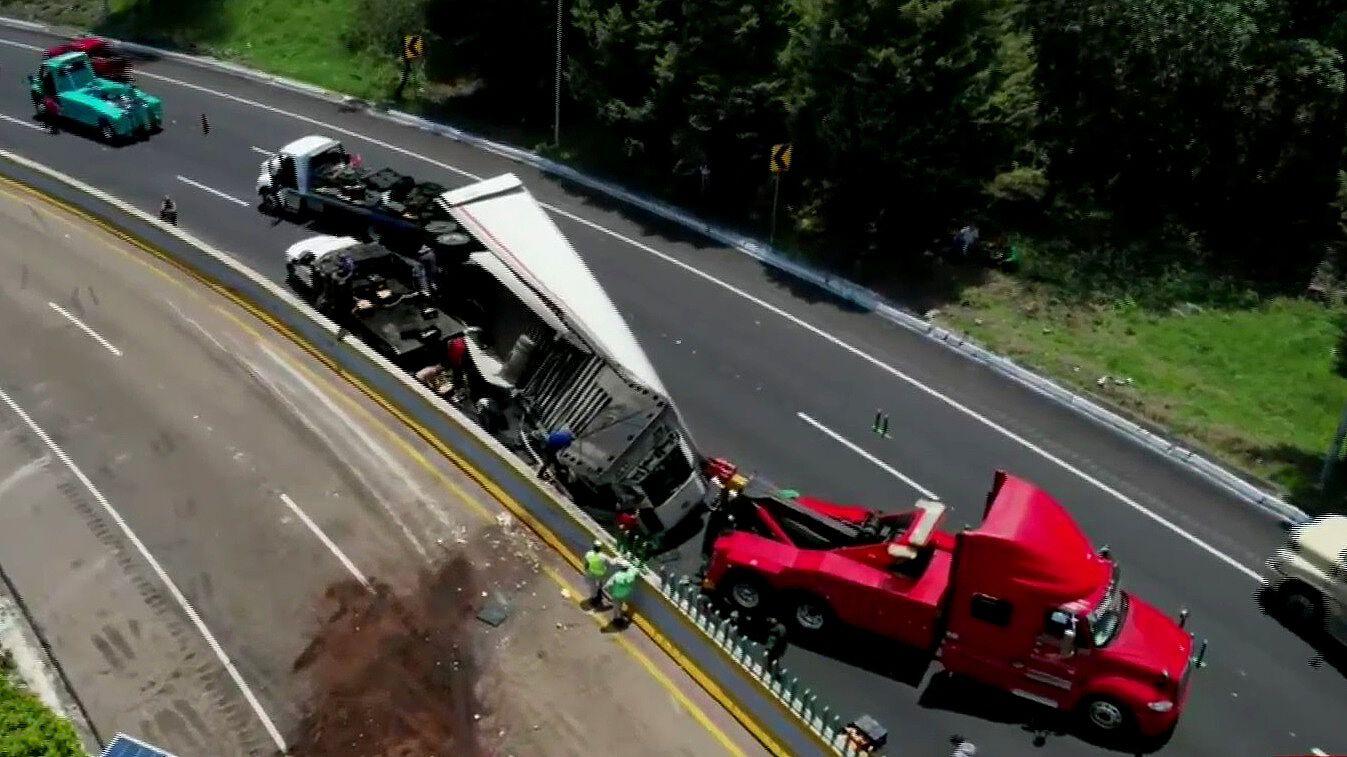 Así se Ve Desde el Aire Accidente de Tráiler en 'La Pera' | Morelos ...