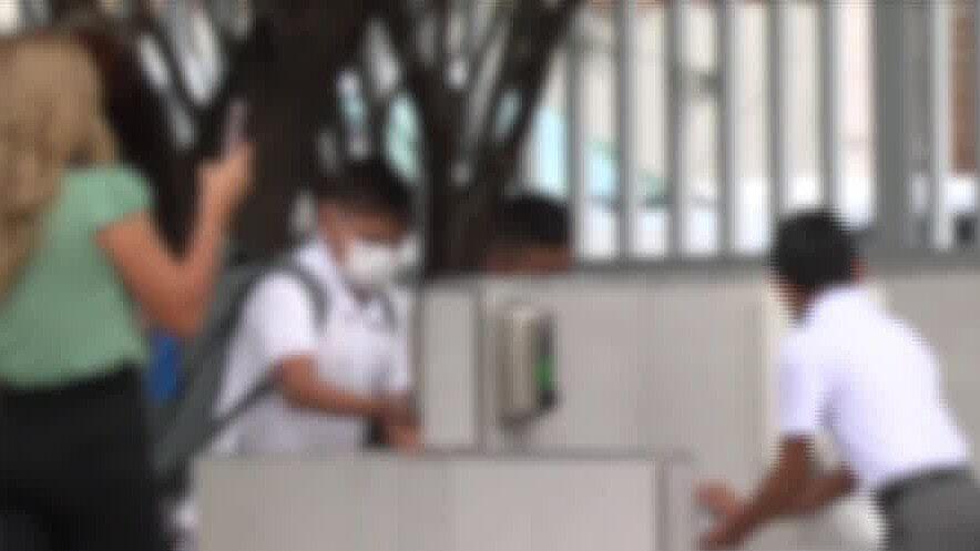 Maestra Humilla a Niño de Primaria por Reprobar Examen | N+